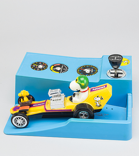 A "SNOOPY RACING CAR", Aviva, 1970s, - Bukowskis