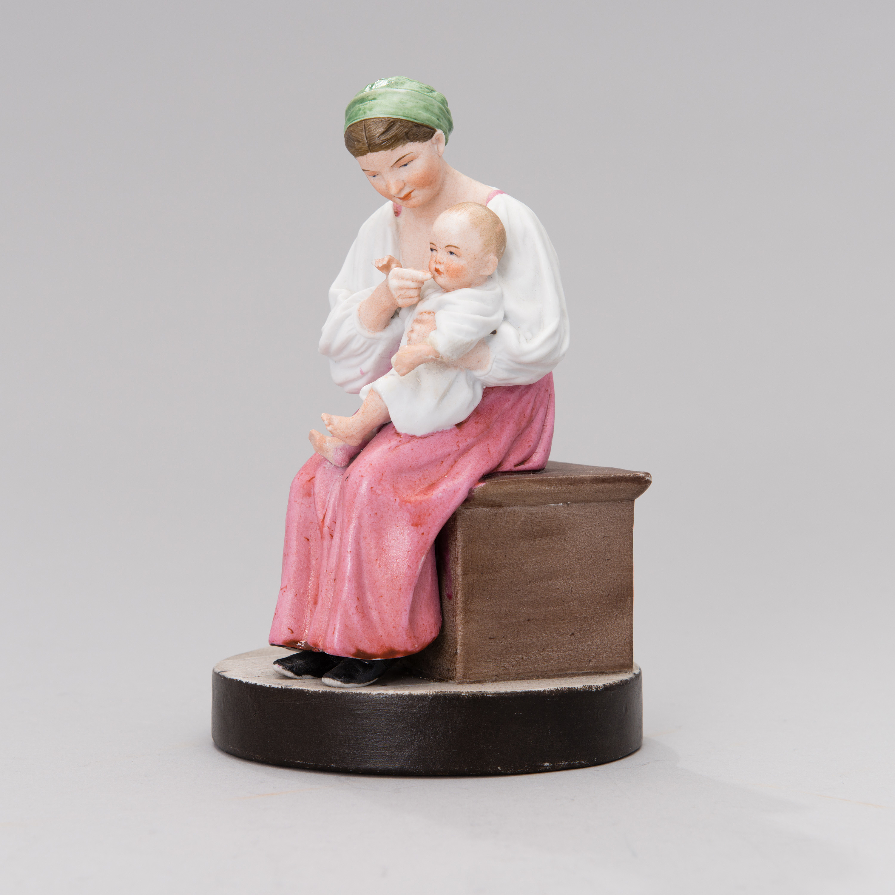 A RUSSIAN POPOV FIGURINE, porcelain, late 19th century. - Bukowskis
