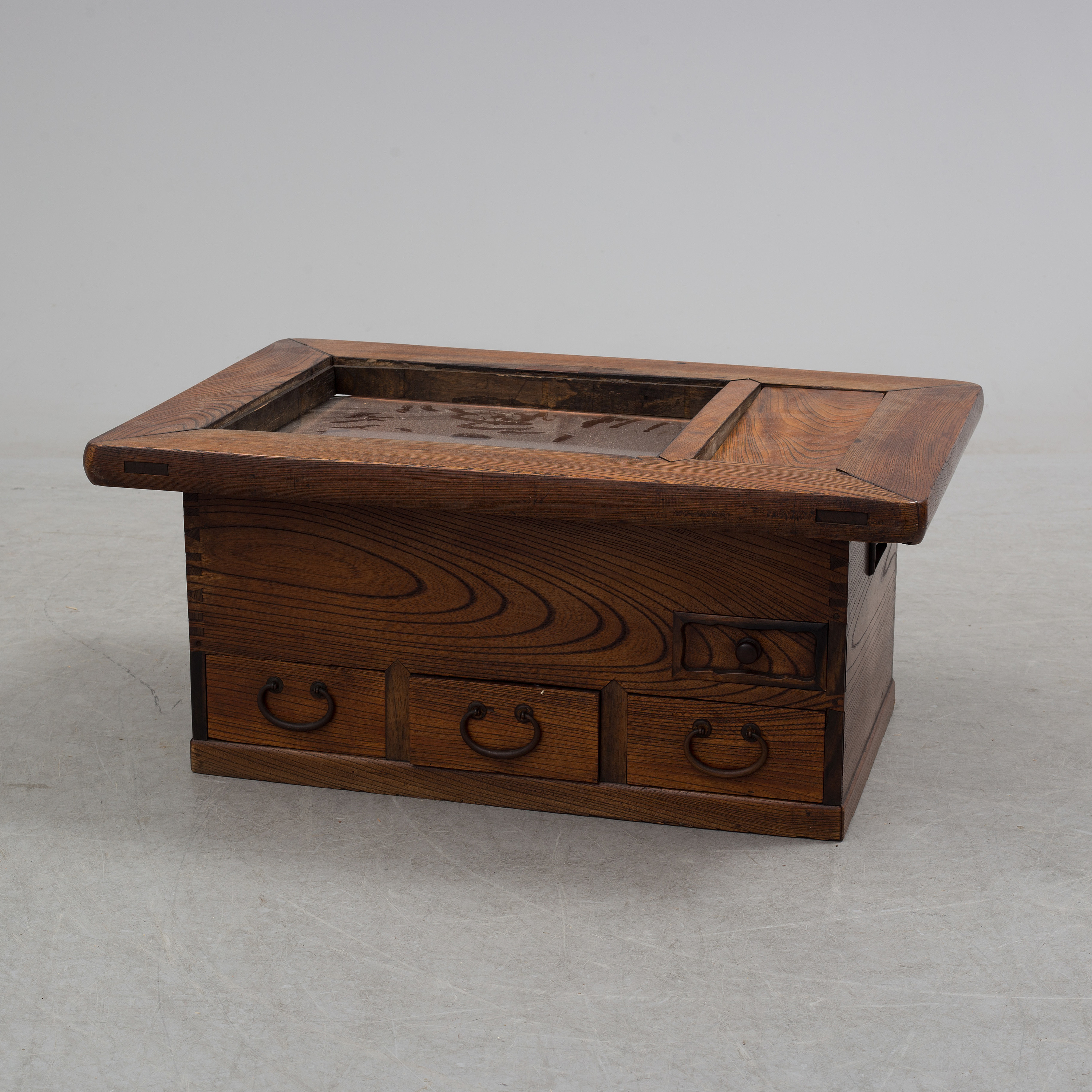HIBACHI, Japan, Meiji (1868-1912). - Bukowskis