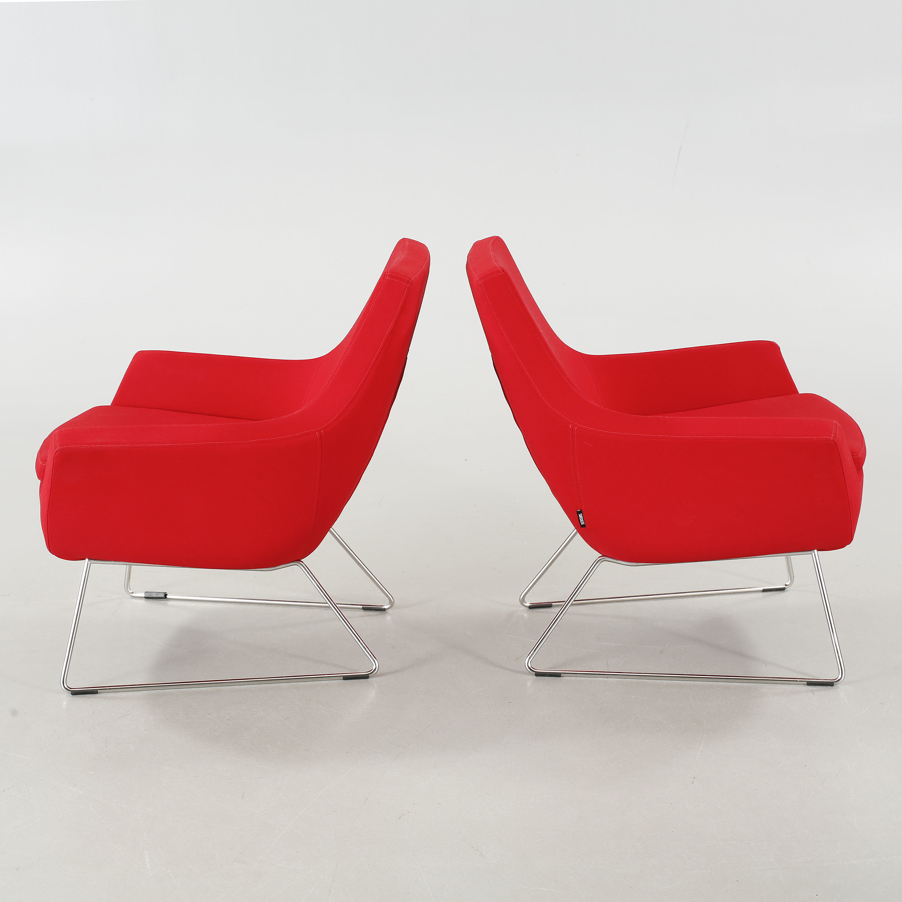 A pair armchairs named "Happy", designed by Roger Persson for Swedese, 21th century. - Bukowskis