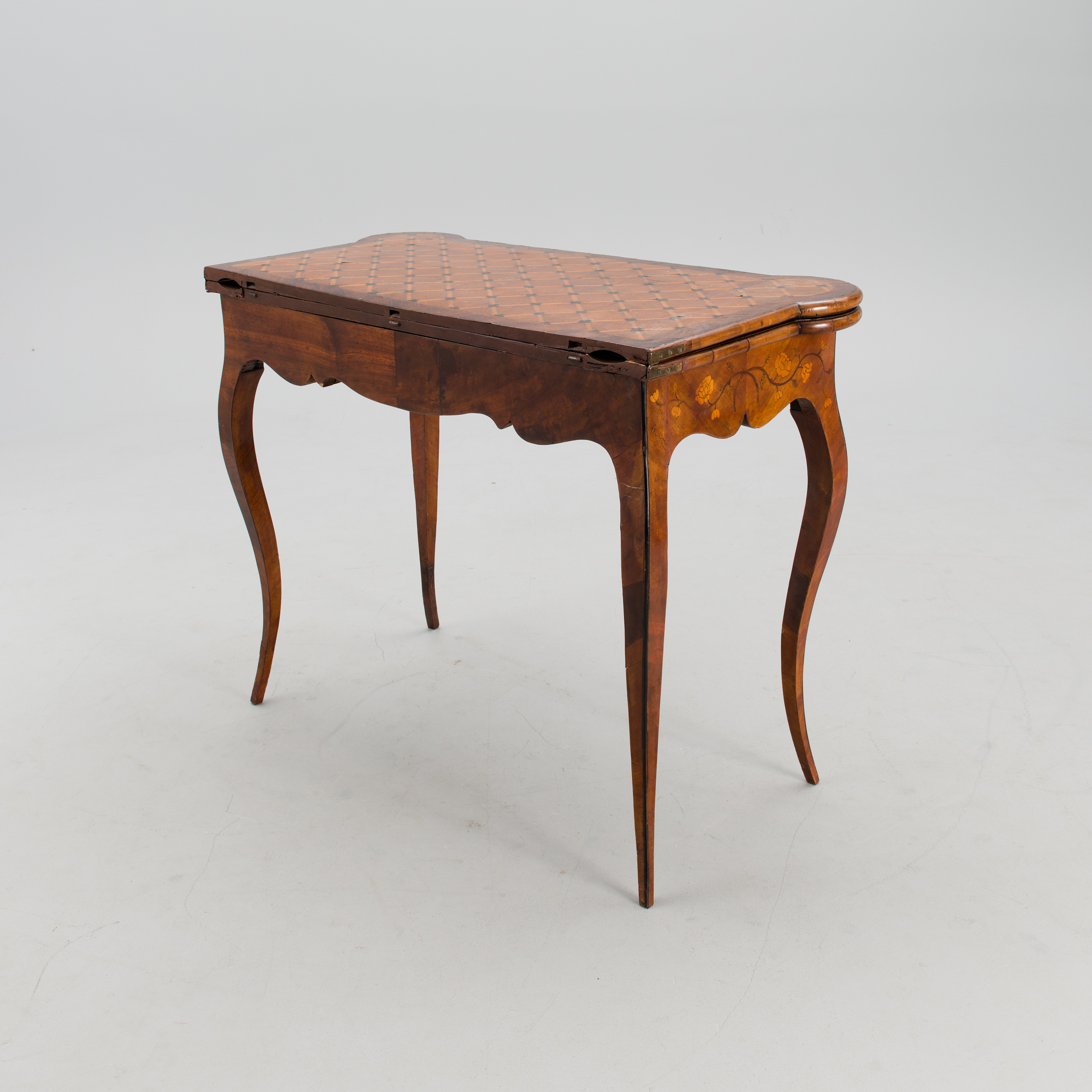 A RUSSIAN CARD TABLE, rococo middle of the 18th century. - Bukowskis