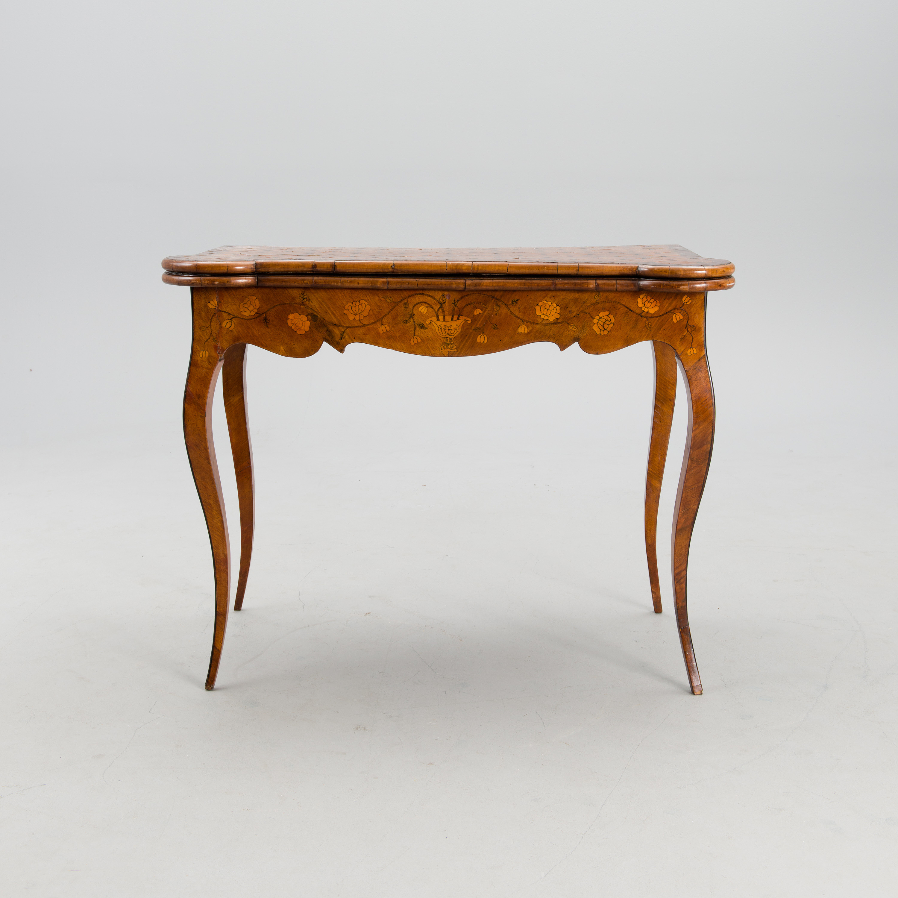 A RUSSIAN CARD TABLE, rococo middle of the 18th century. - Bukowskis