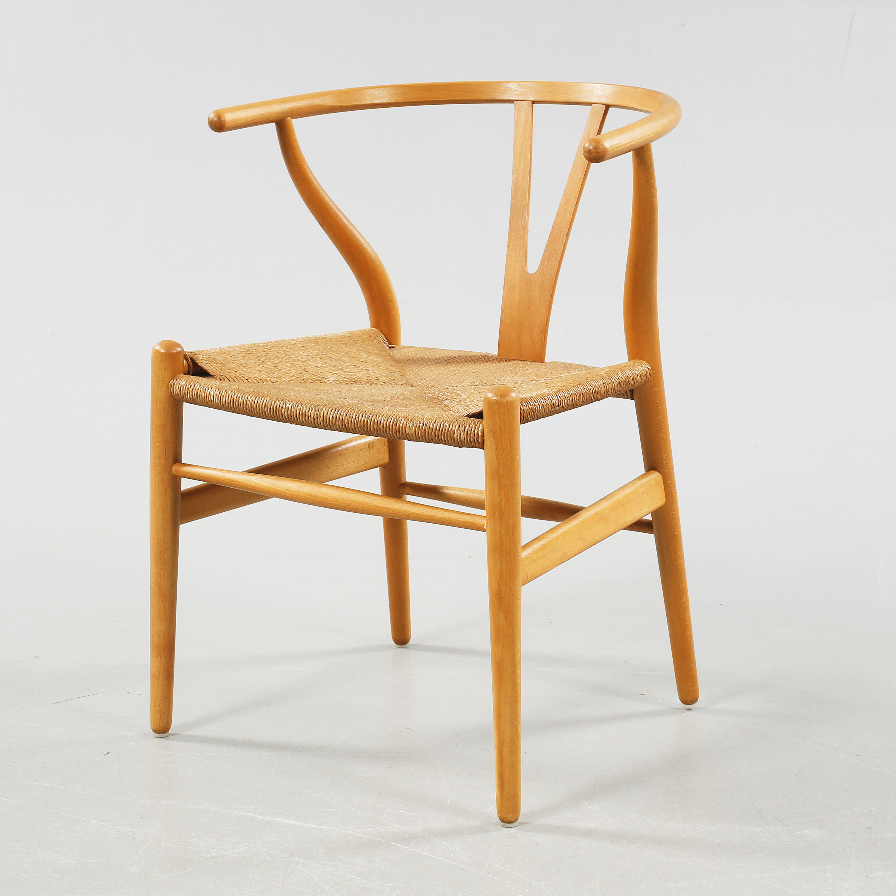 HANS J WEGNER, karmstol, "Y-stolen", 1900-talets andra hälft. - Bukowskis