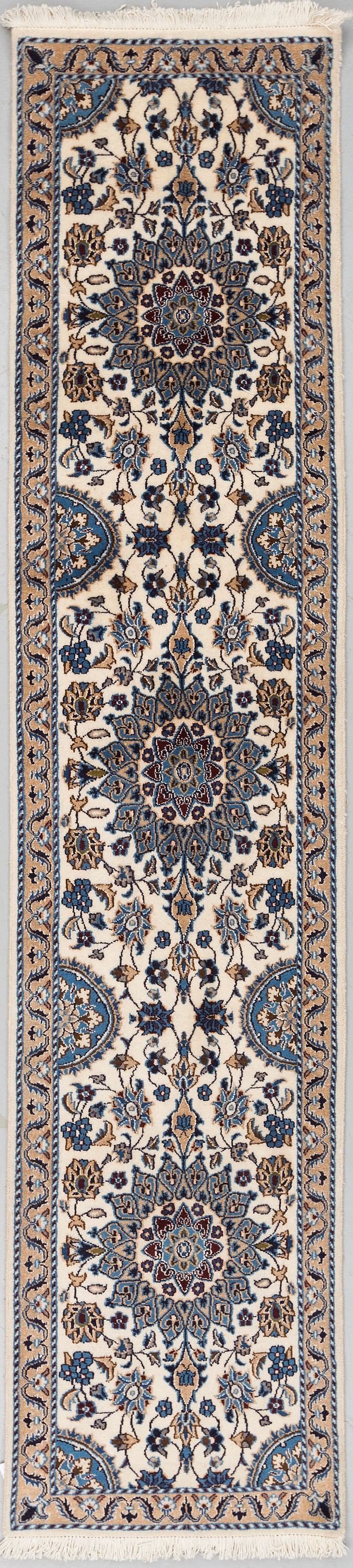 A runner Nain, part silk, ca 295 x 64 cm. - Bukowskis