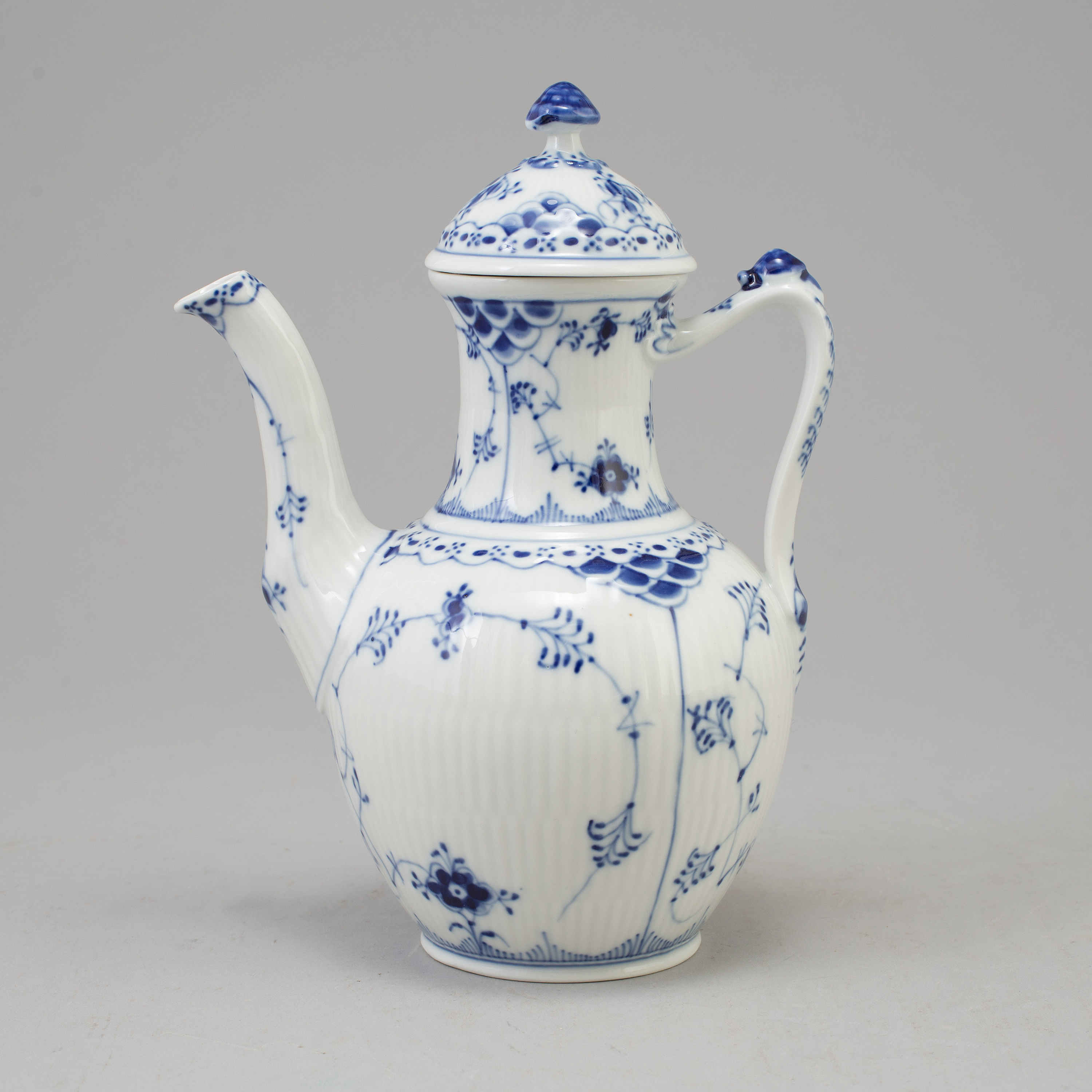 A 44 piece porcelain service 'Musselmalet', Royal Copenhagen, Denmark ...