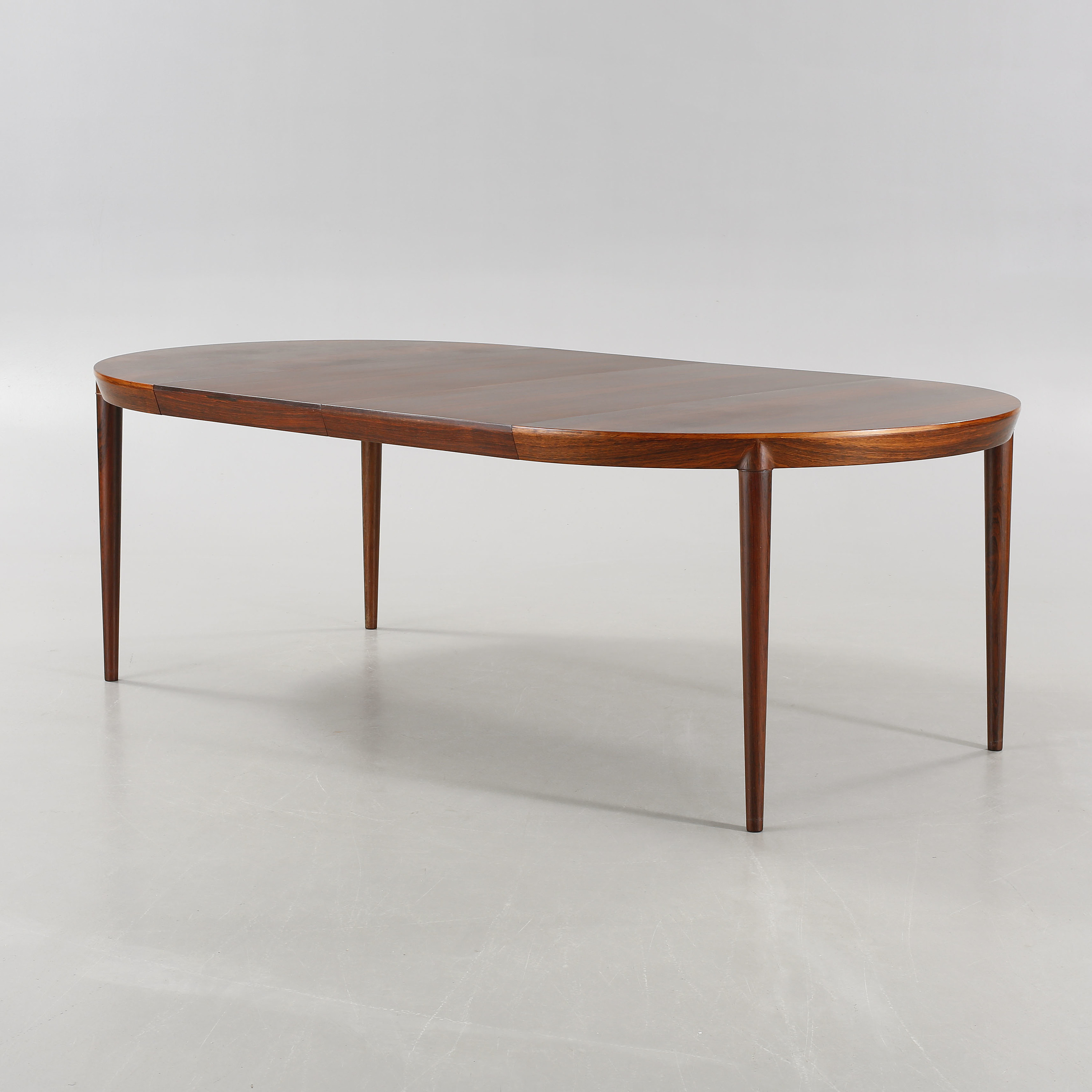 BORD, Severin Hansen, Haslev, Danmark 1960-tal. CITES-intyg. - Bukowskis