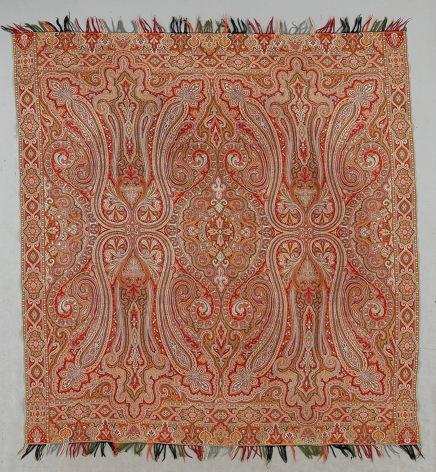 A early 20th century Paisley shawl. - Bukowskis