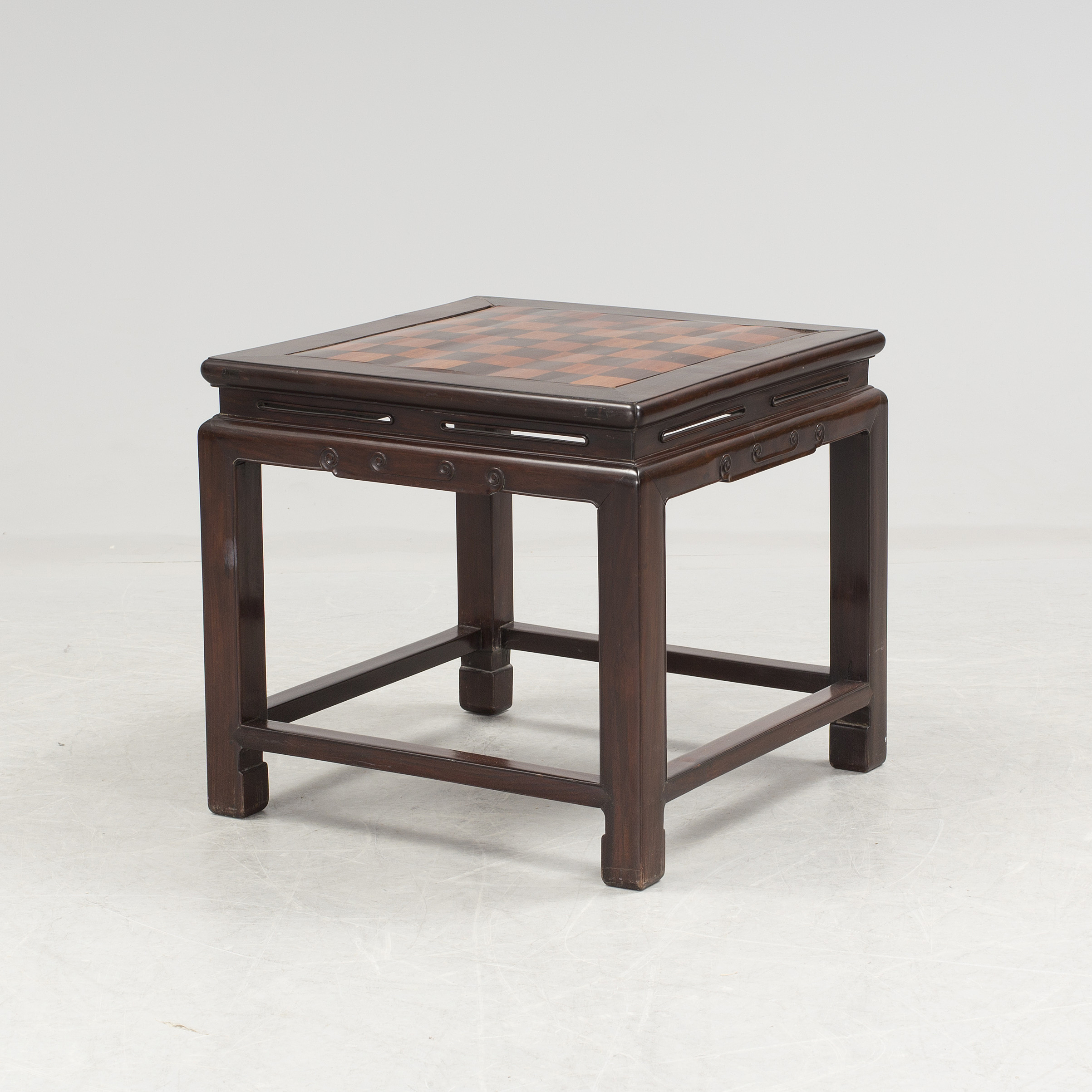A small Chinese hardwood table, Qing dynasty (1644-1912). - Bukowskis