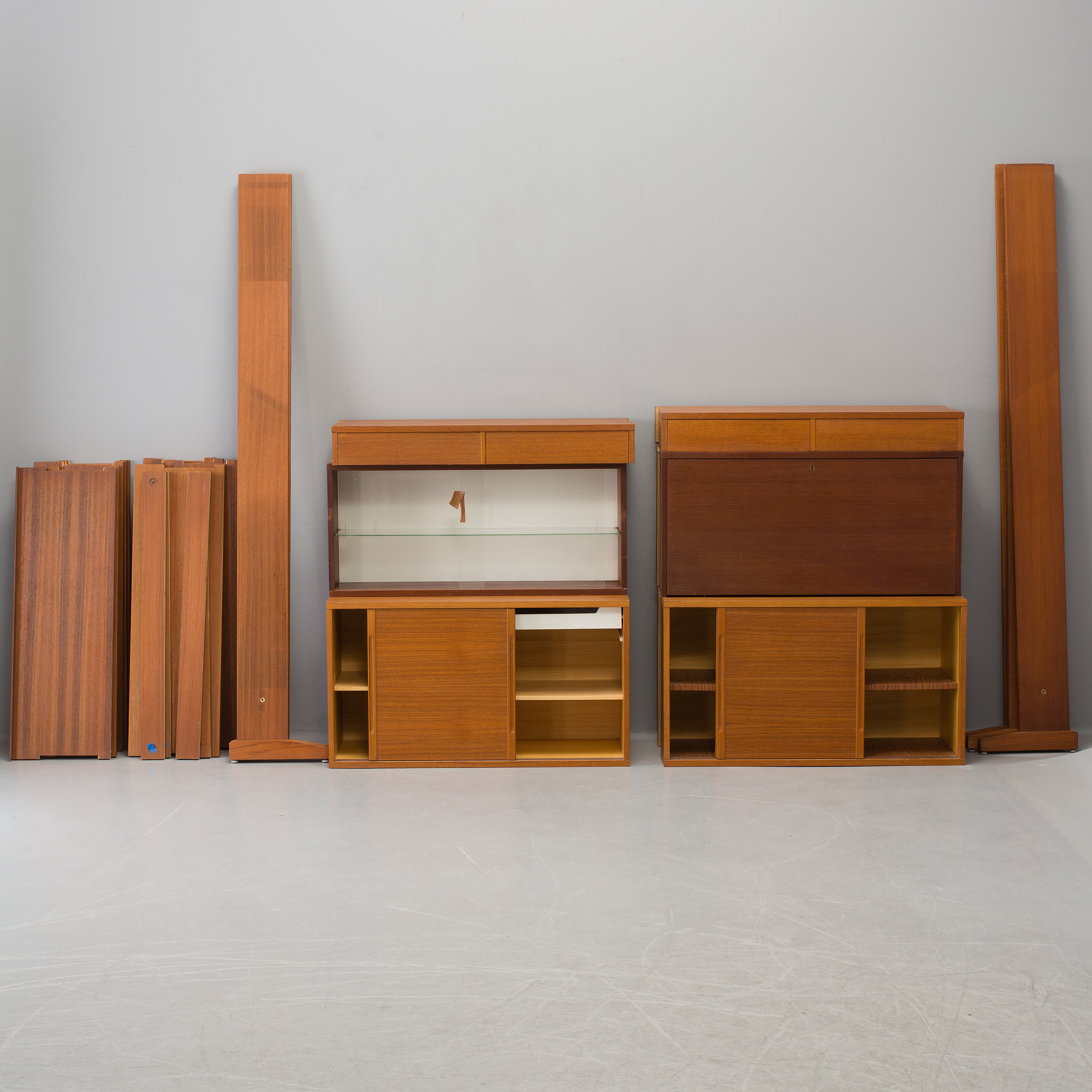 NILS STRINNING, a 'Parad' shelf system, 1950's/60's. - Bukowskis