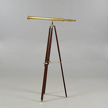 A spotting scope with stand from the latter half of the 20th century ...