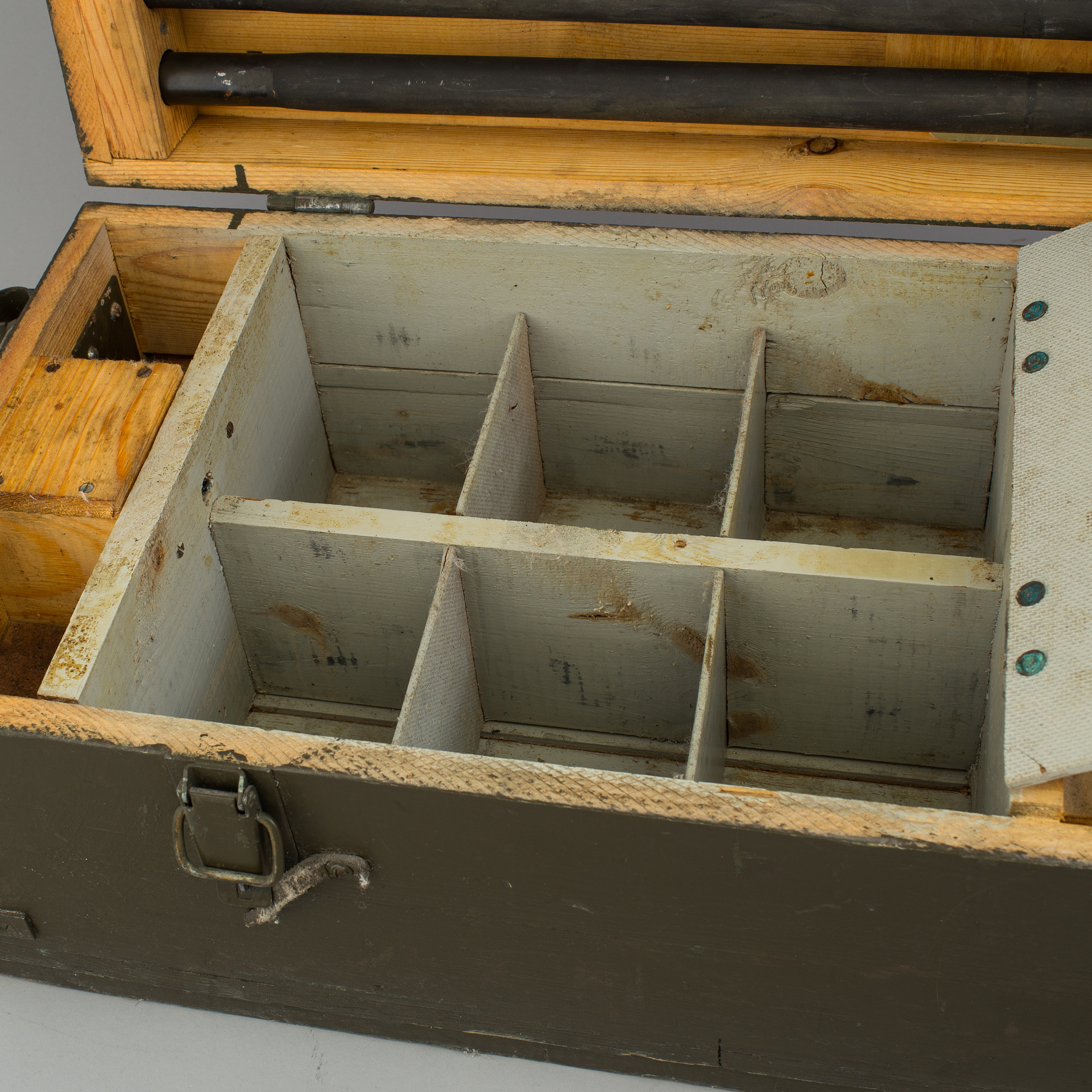 A Swedish army portable field light model M3, 1959. - Bukowskis