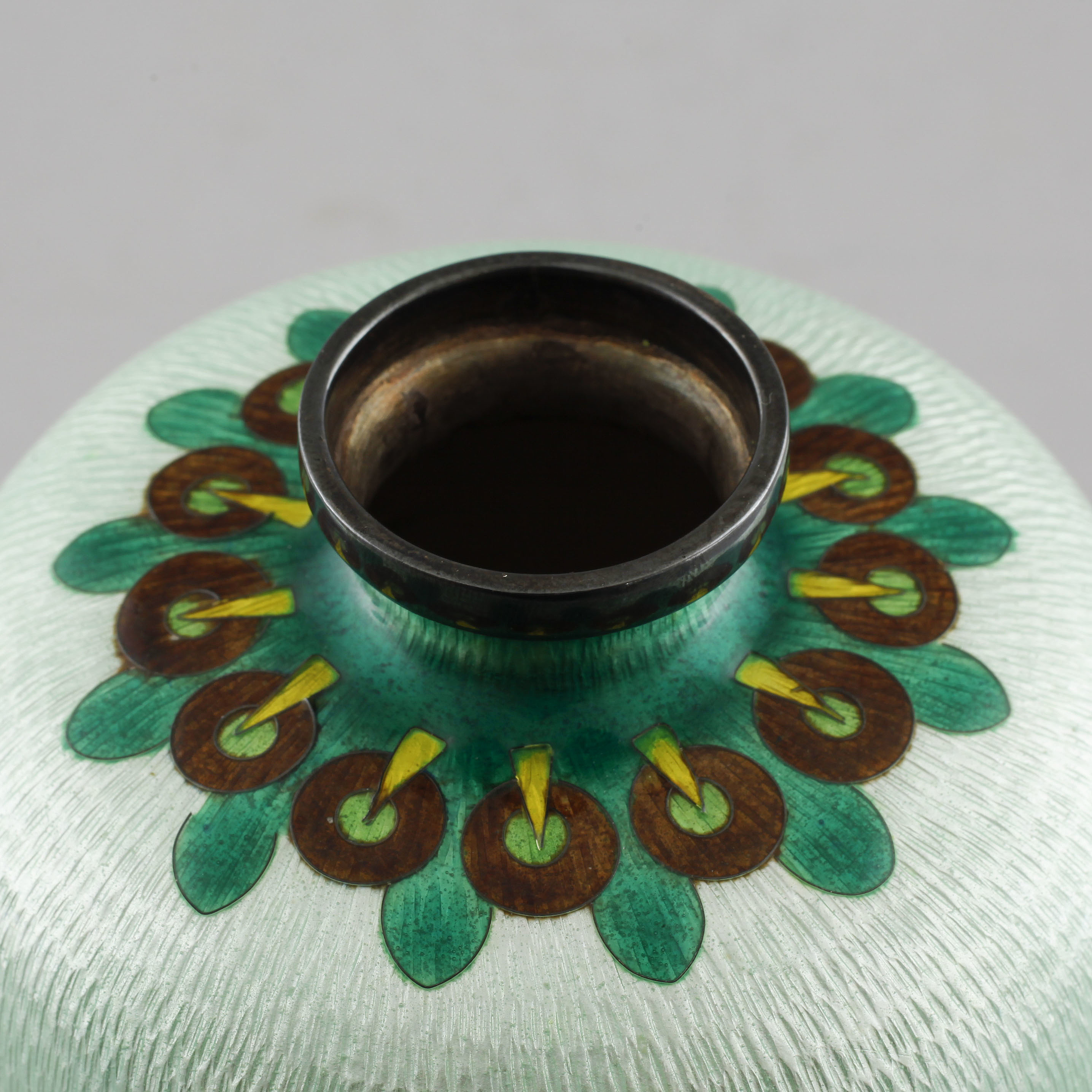 VAS, silver och emalj, Korea, 1900-talets andra hälft. - Bukowskis