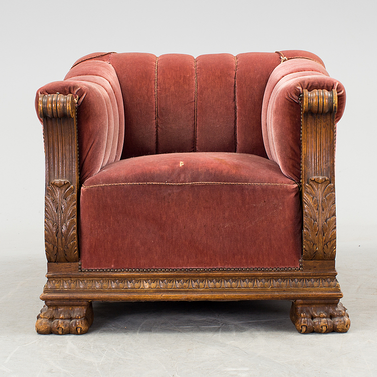 A 1920'S SOFA AND CHAIR. - Bukowskis