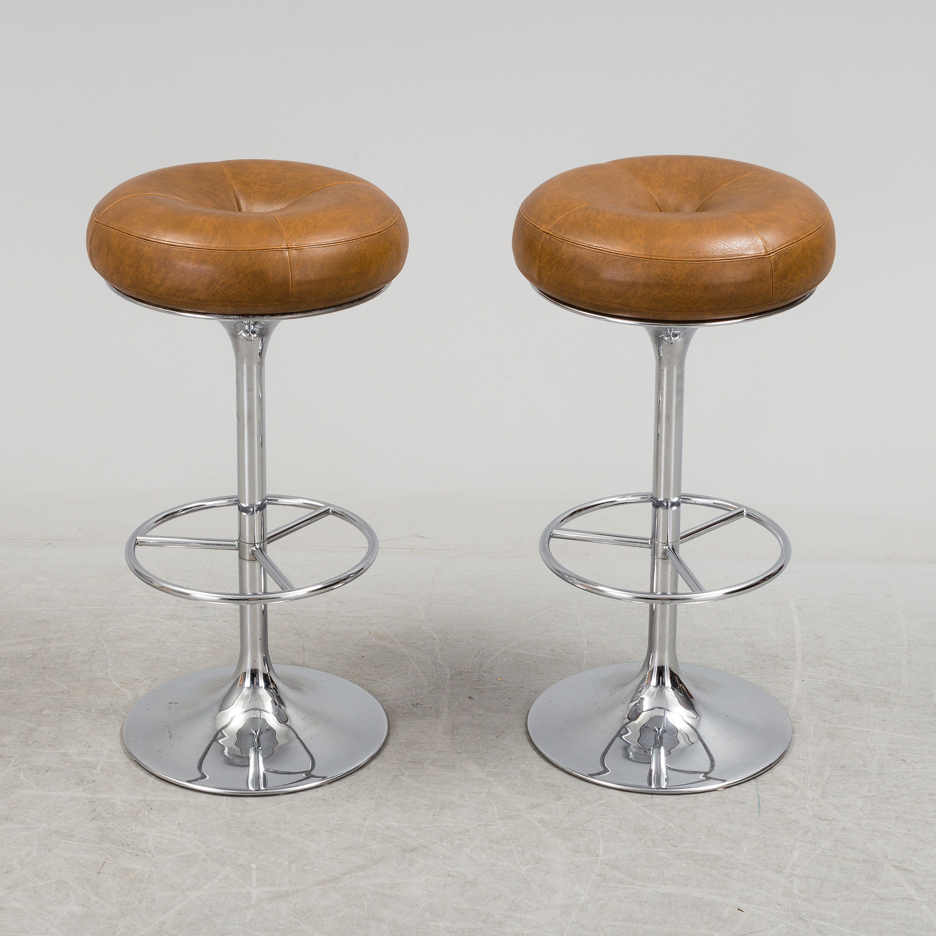 BARSTOLAR, ett par, "Saturnus", Johansson Design, Markaryd, 1900-talets ...