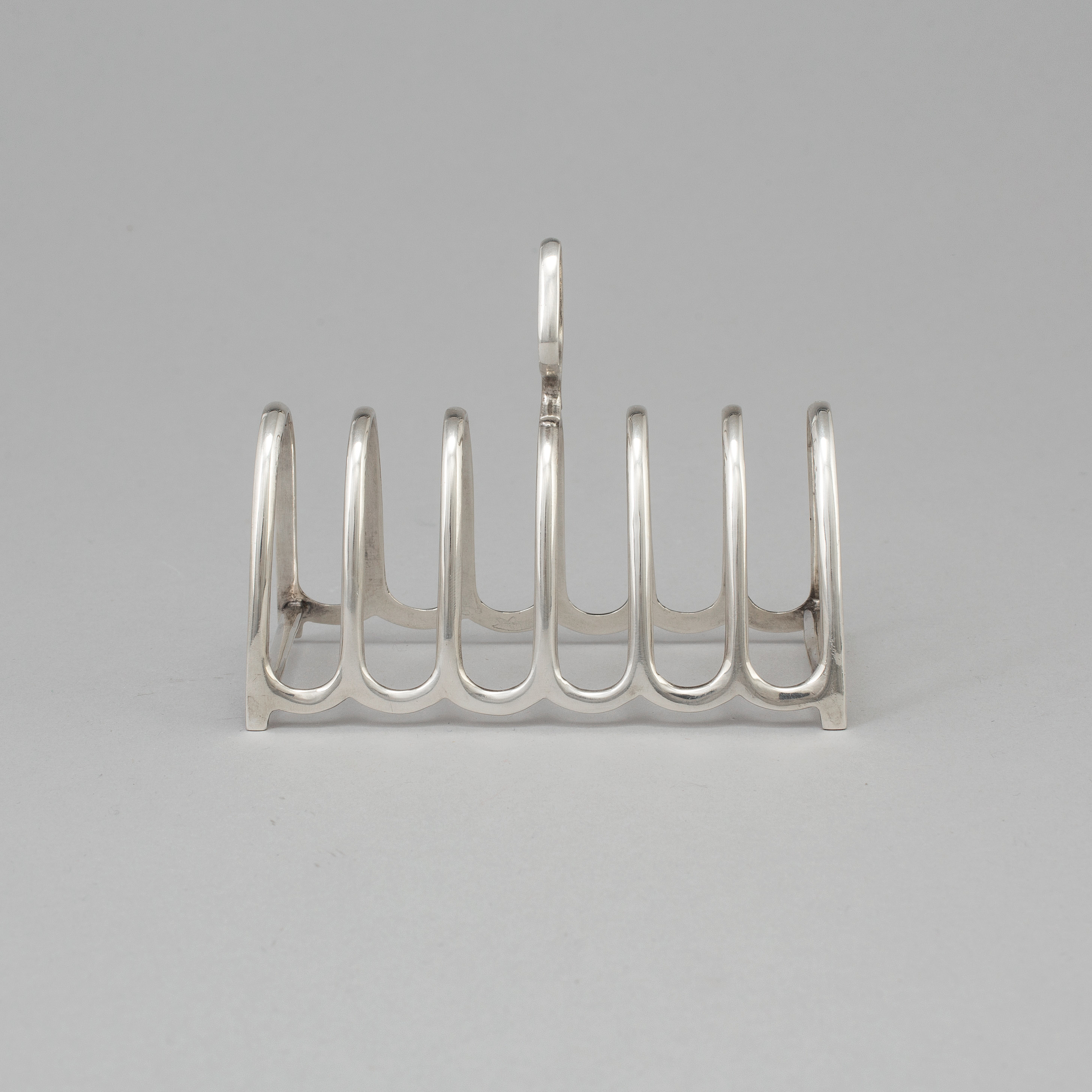 TOAST RACK, Silver, Barker Brothers, Chester, 1915. - Bukowskis