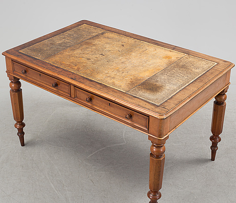 An early 1900s writing desk. - Bukowskis