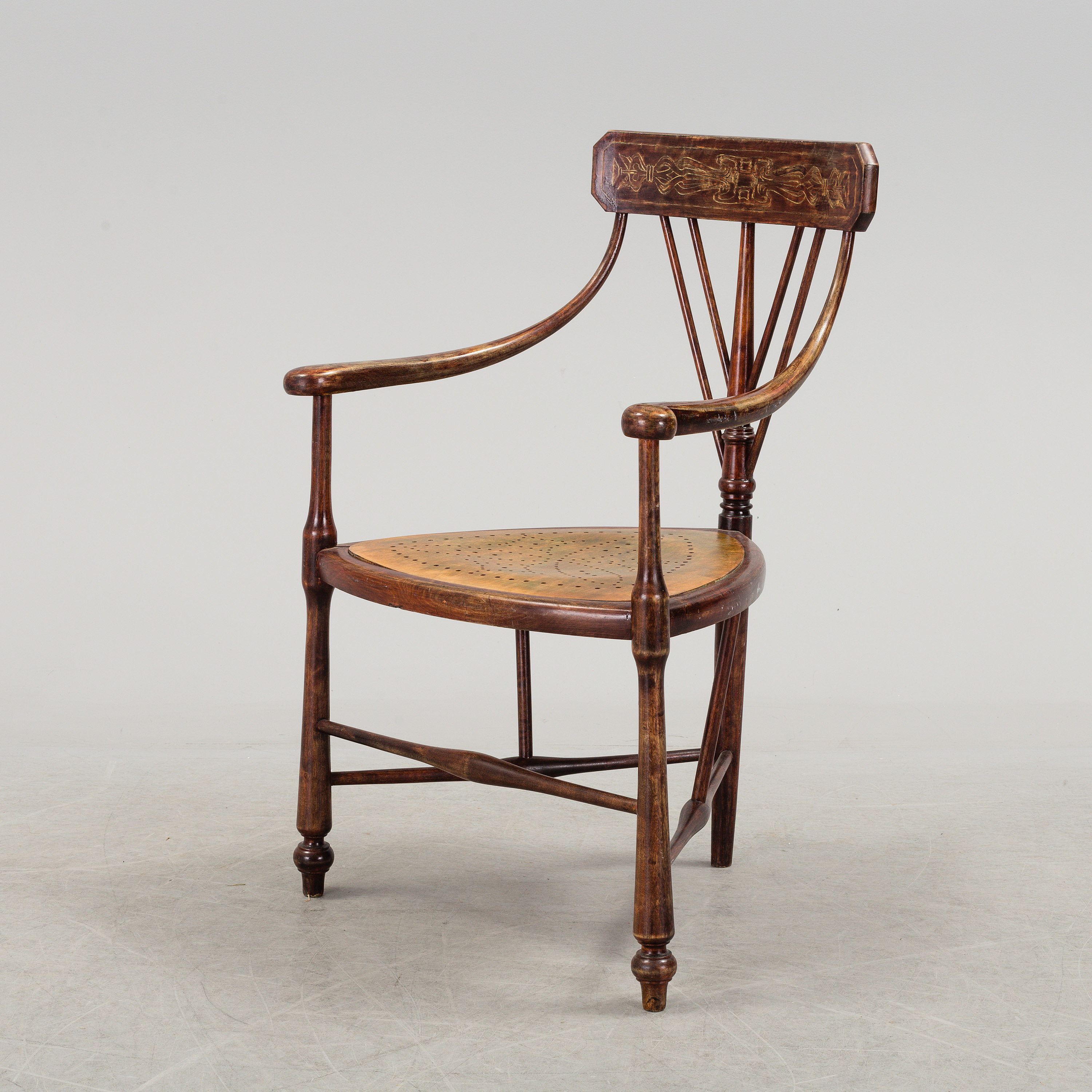 An early 1900s armchair. - Bukowskis