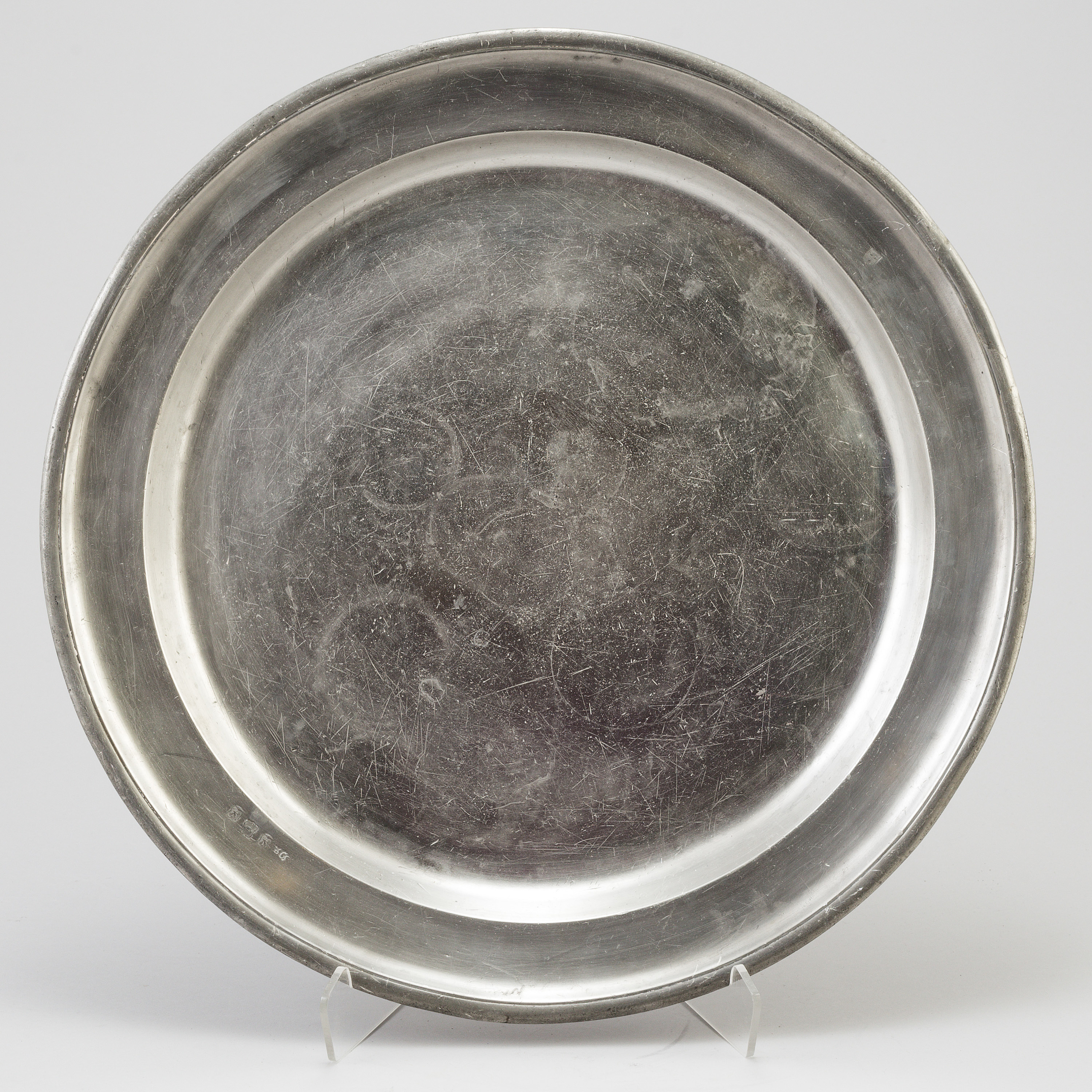 A SWEDISH PEWTER DISH by Peter Gillman 1790. - Bukowskis