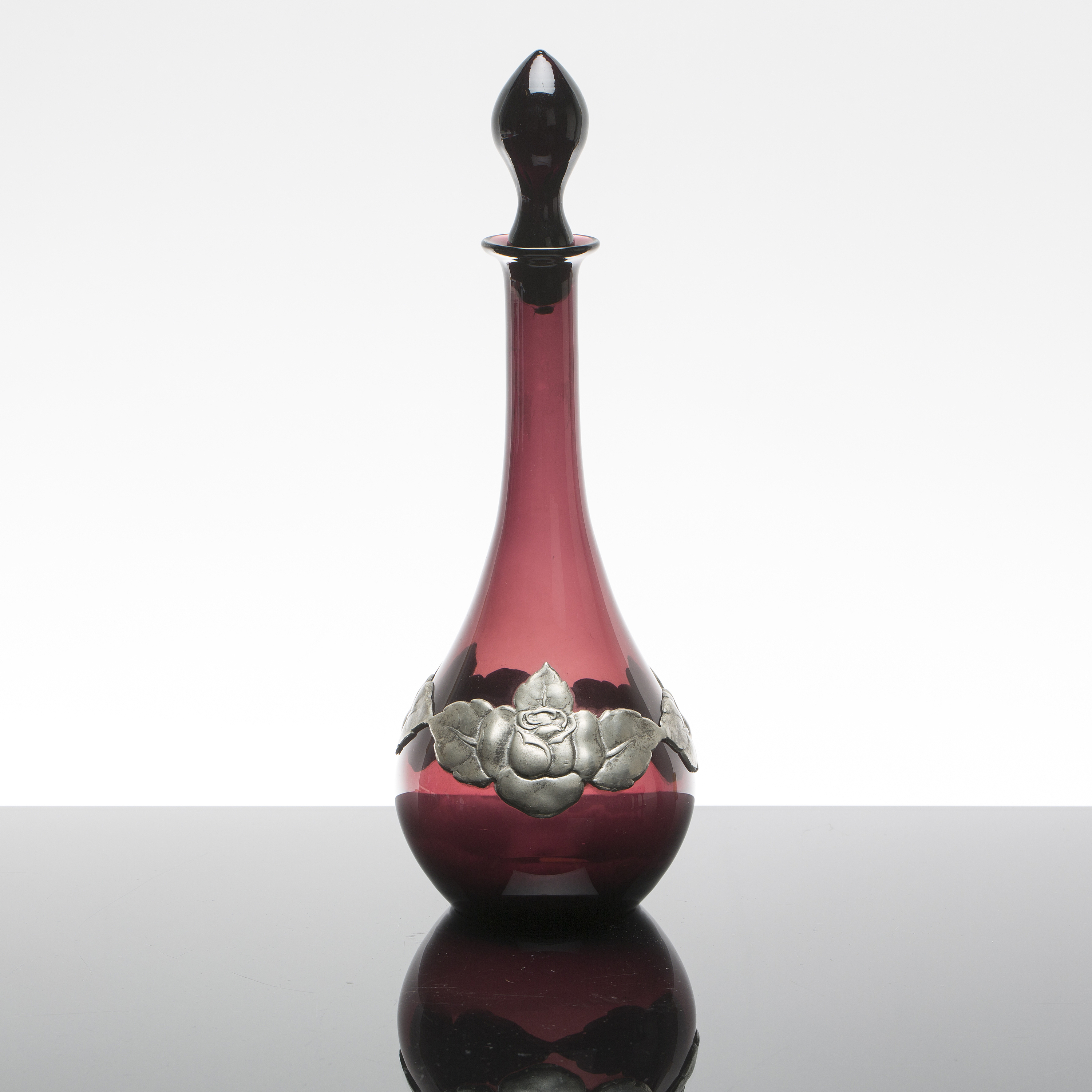 A caraf and 8 glasses, first half of the 20th century. - Bukowskis