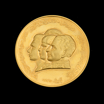 A Iranian Pahlavi gold coin circa 20 ct. Weight ca 50 grams. - Bukowskis