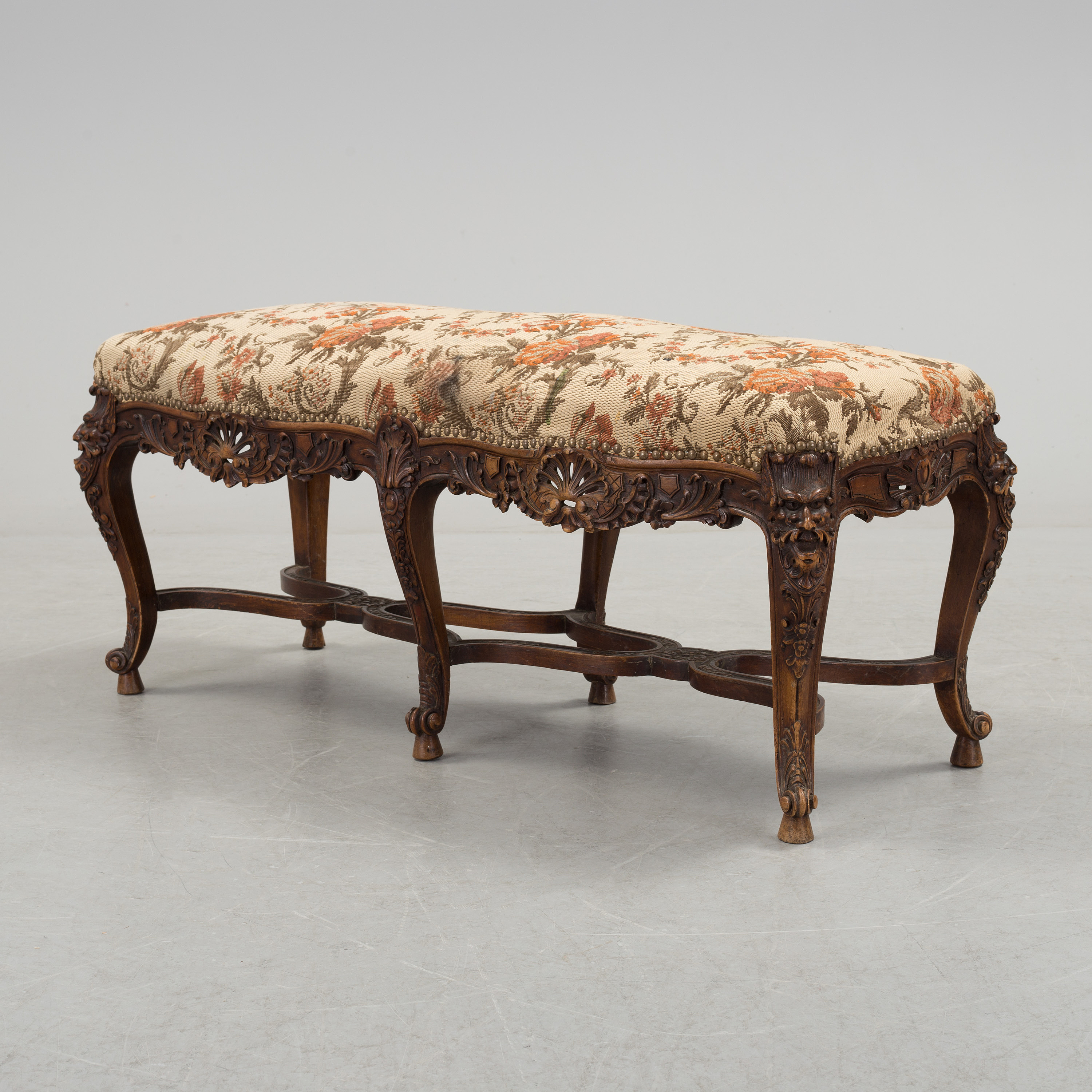 A ROCOCO STYLE STOOL, firsta half of the 19th century. - Bukowskis