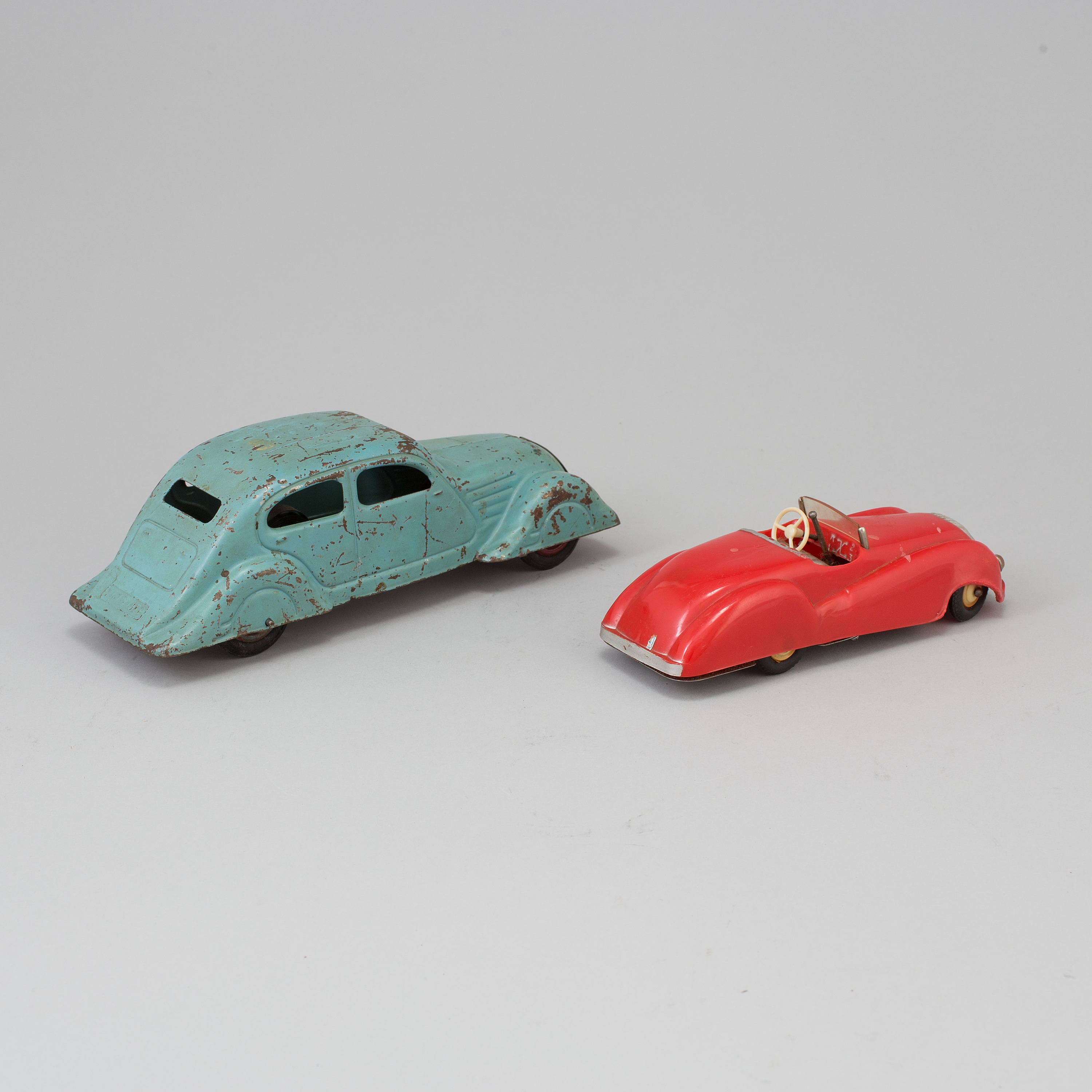 A set of two clockwork TOY CARS, one French JEP sedan 7475-JEP and one ...