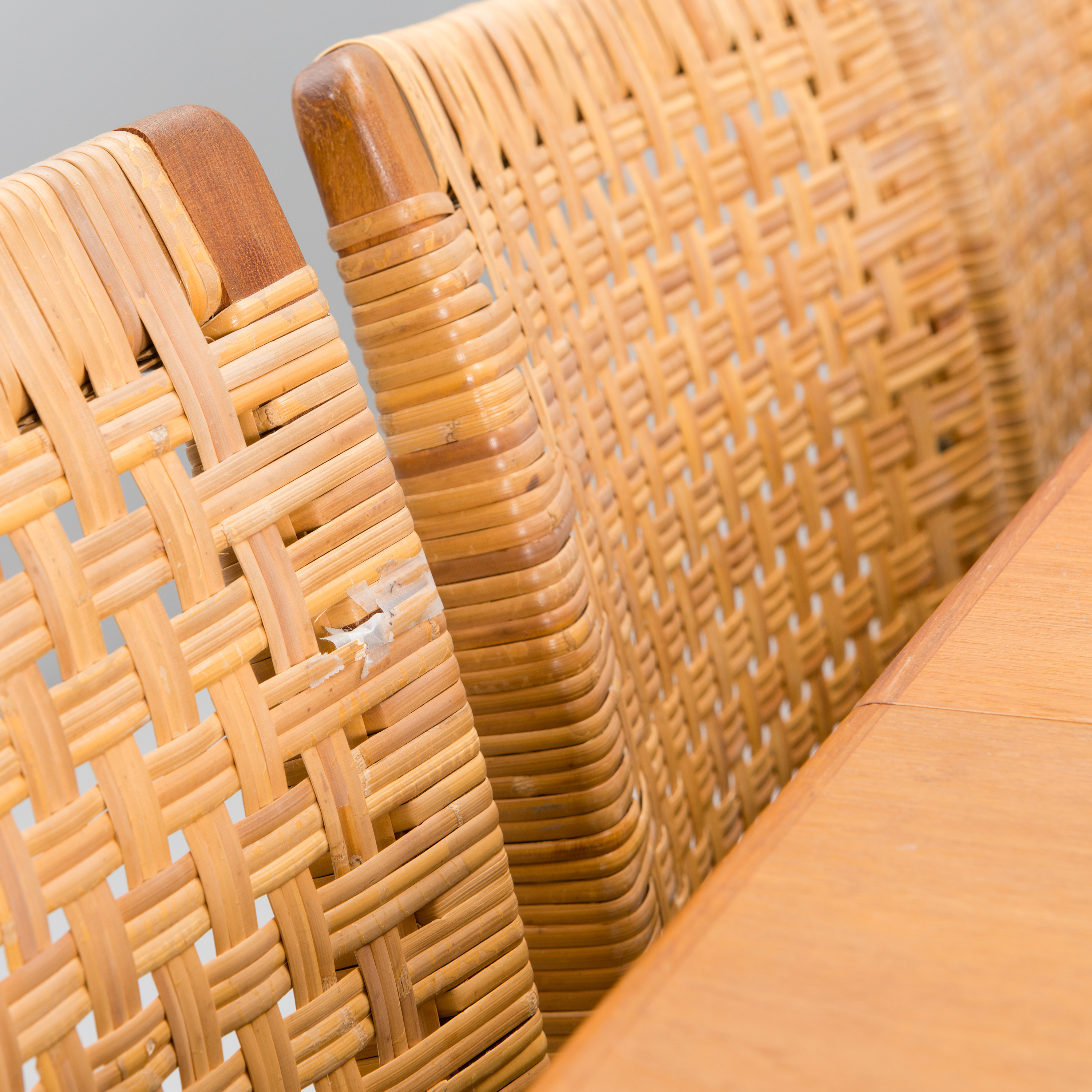 A DINING TABLE AND A SET OF 8 CHAIRS "Näyttely Junior". Manufacturer ...