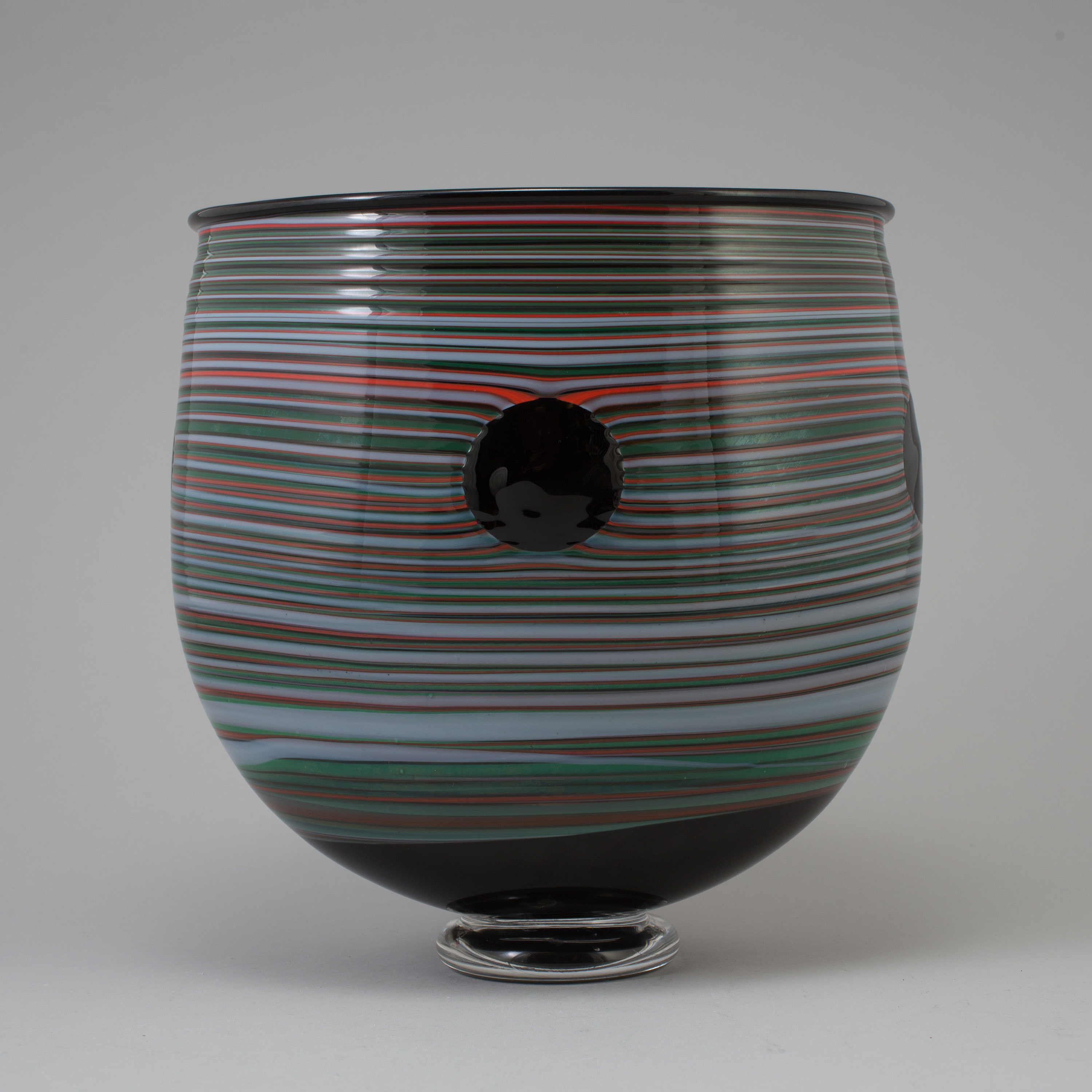 A Gunnar Cyrén glass vase, Orrefors 1992. - Bukowskis