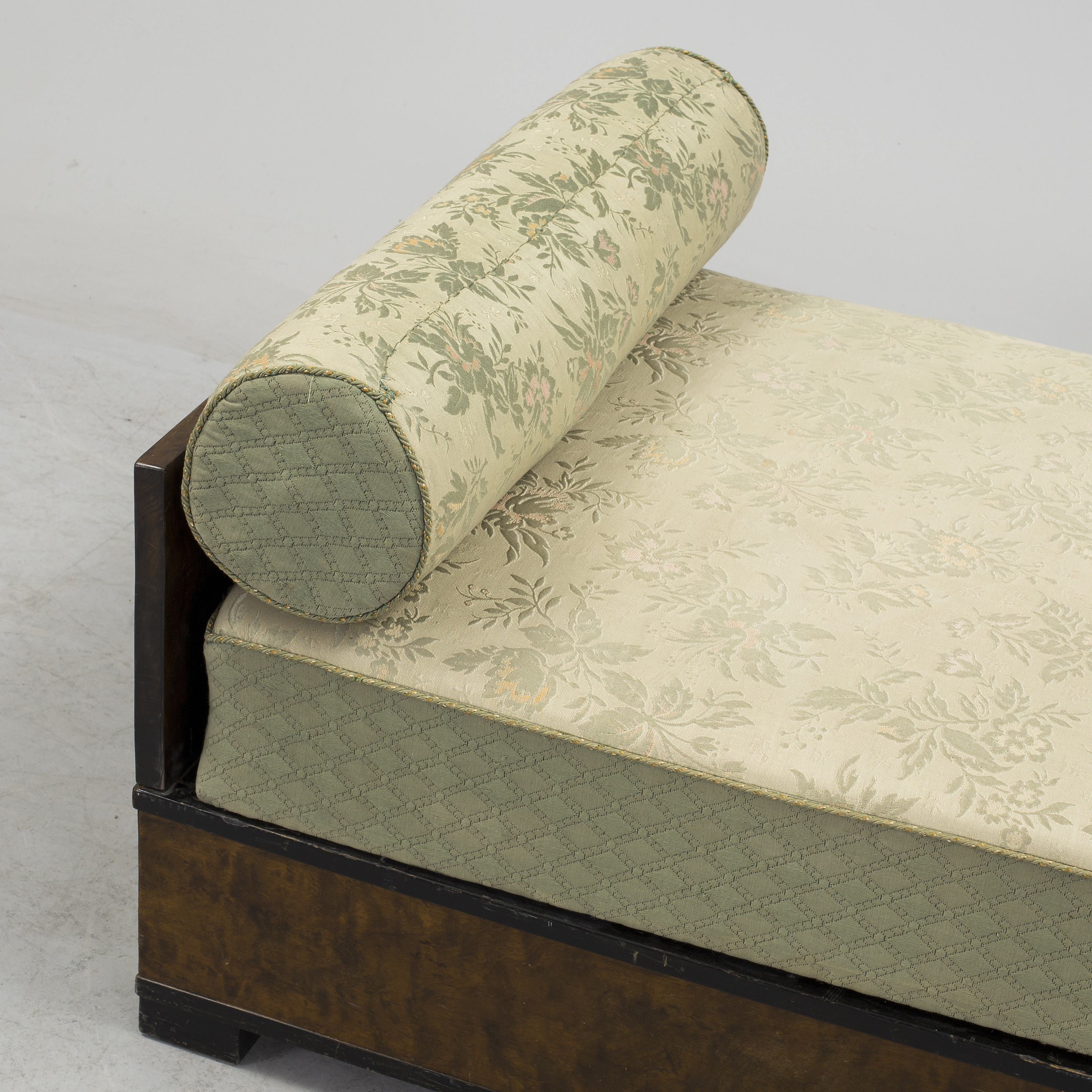 A 1930s day bed. - Bukowskis