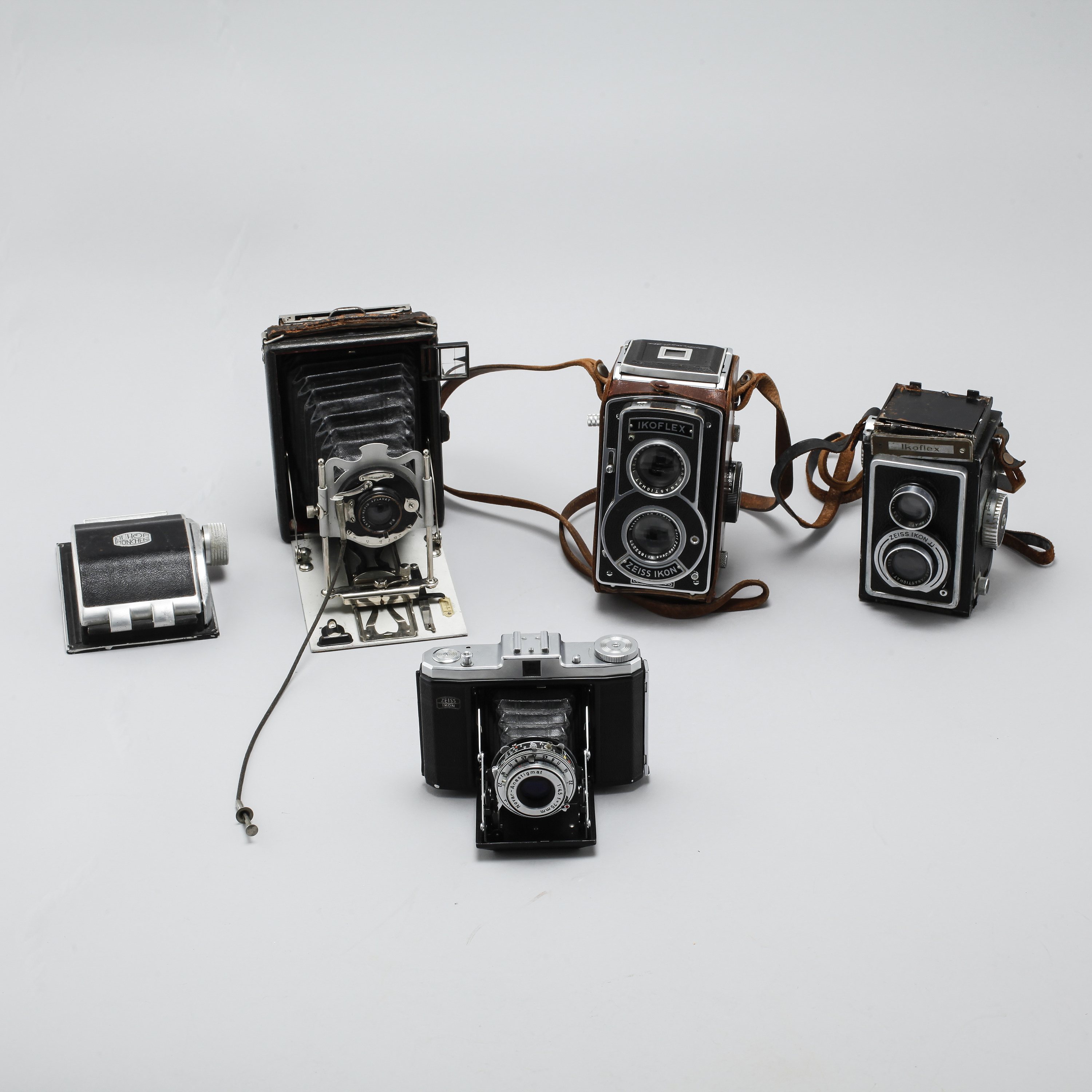 Four cameras, first half of the 20th century. - Bukowskis