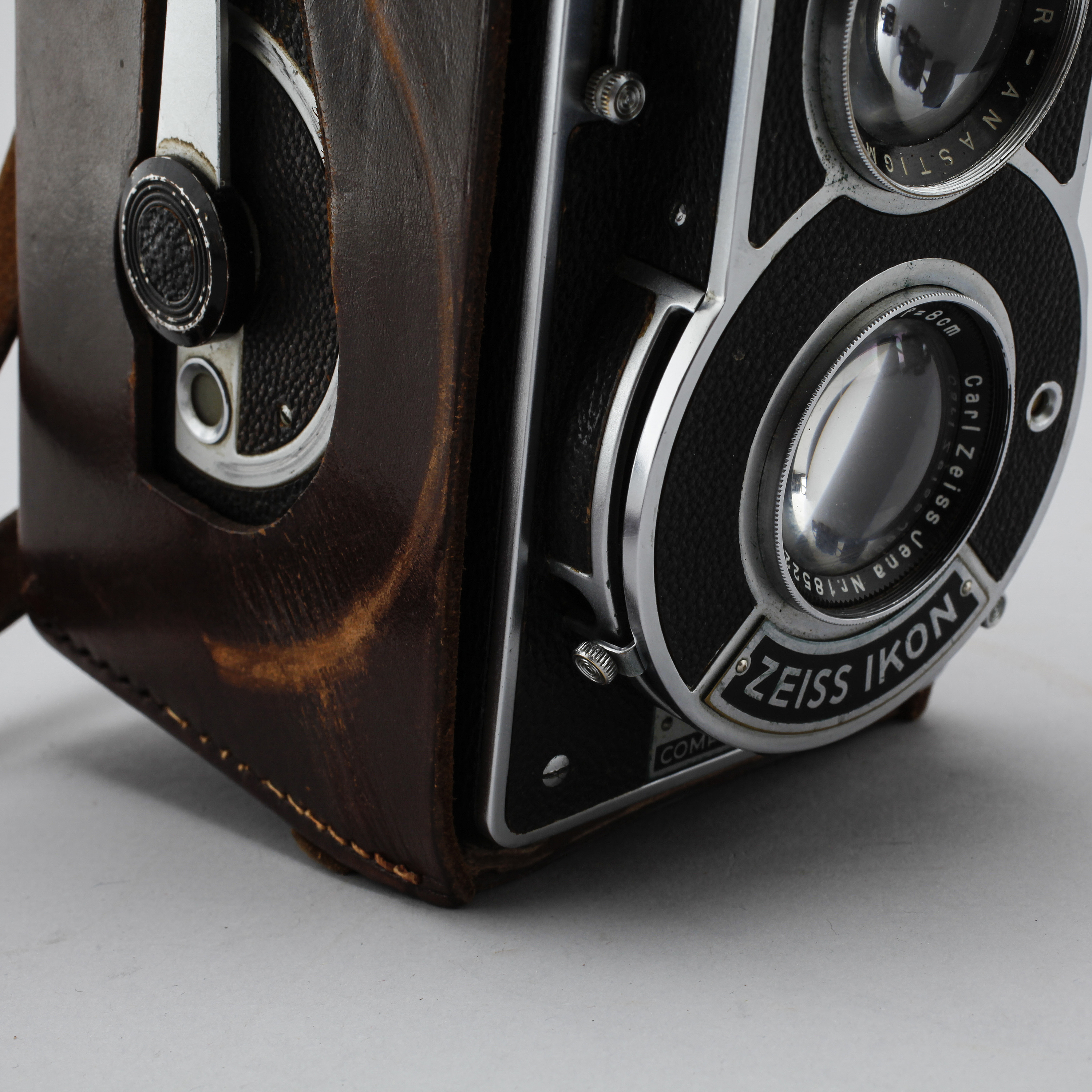 Four cameras, first half of the 20th century. - Bukowskis