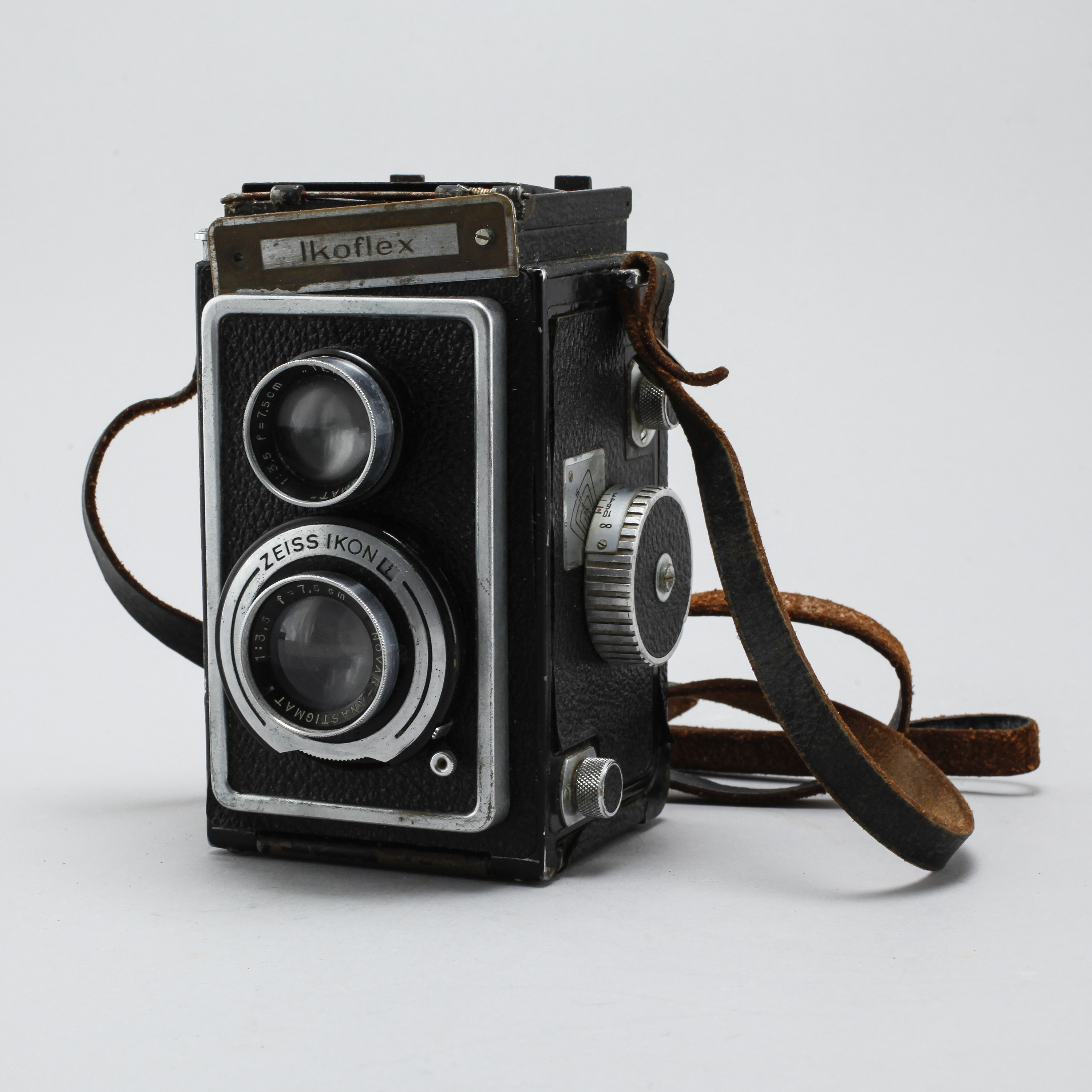 Four cameras, first half of the 20th century. - Bukowskis