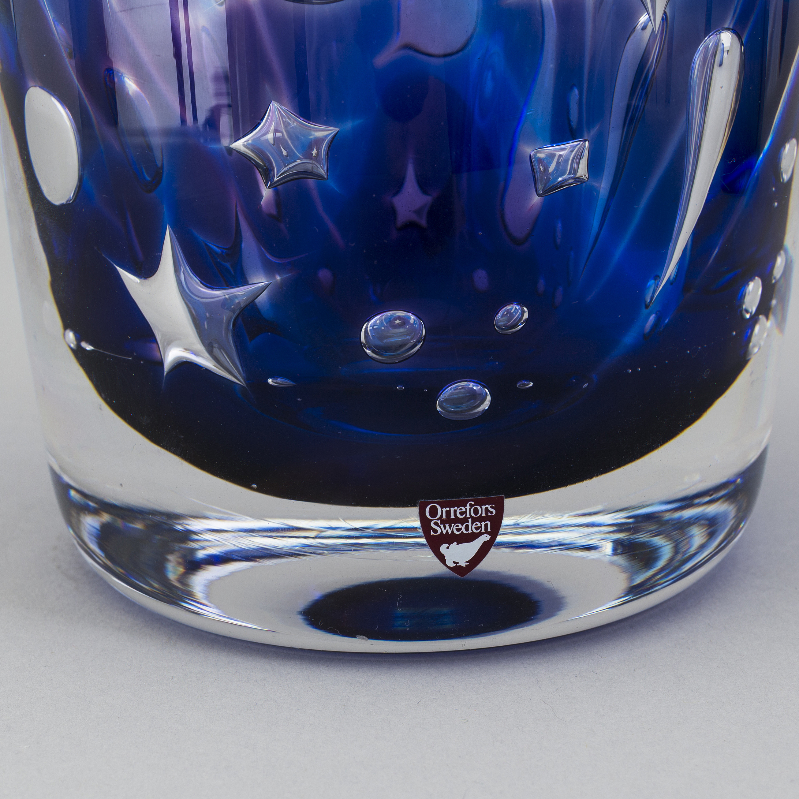 A glass vase by Olle Alberius for Orrefors, marked 904109 Ariel 14-86 ...