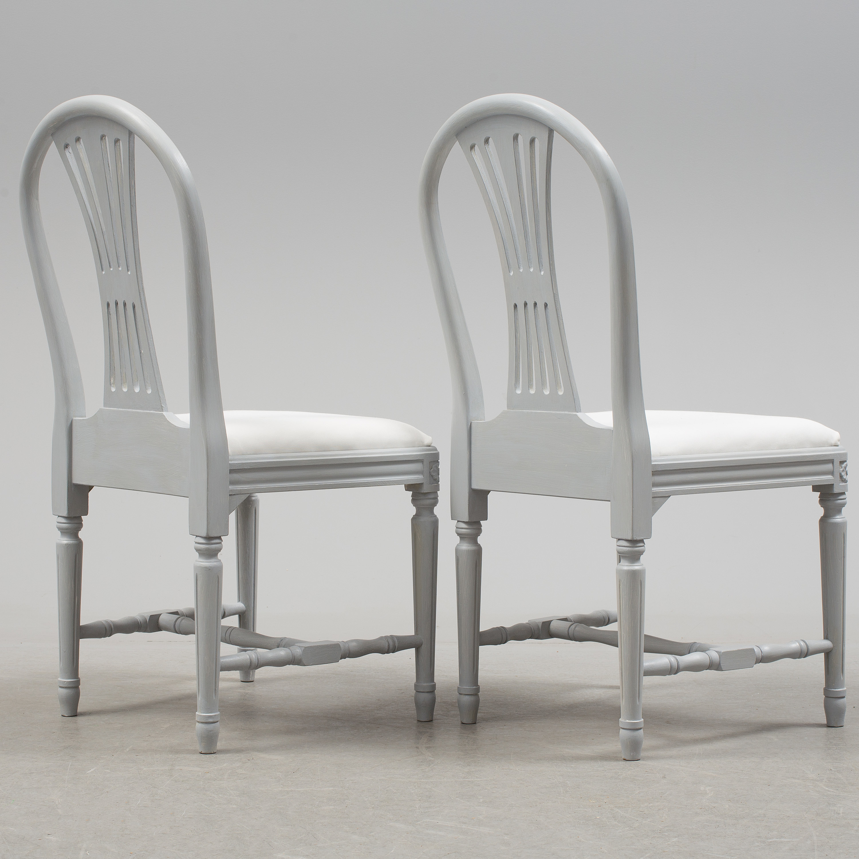 A set of 12 similar chairs, 20th century. - Bukowskis