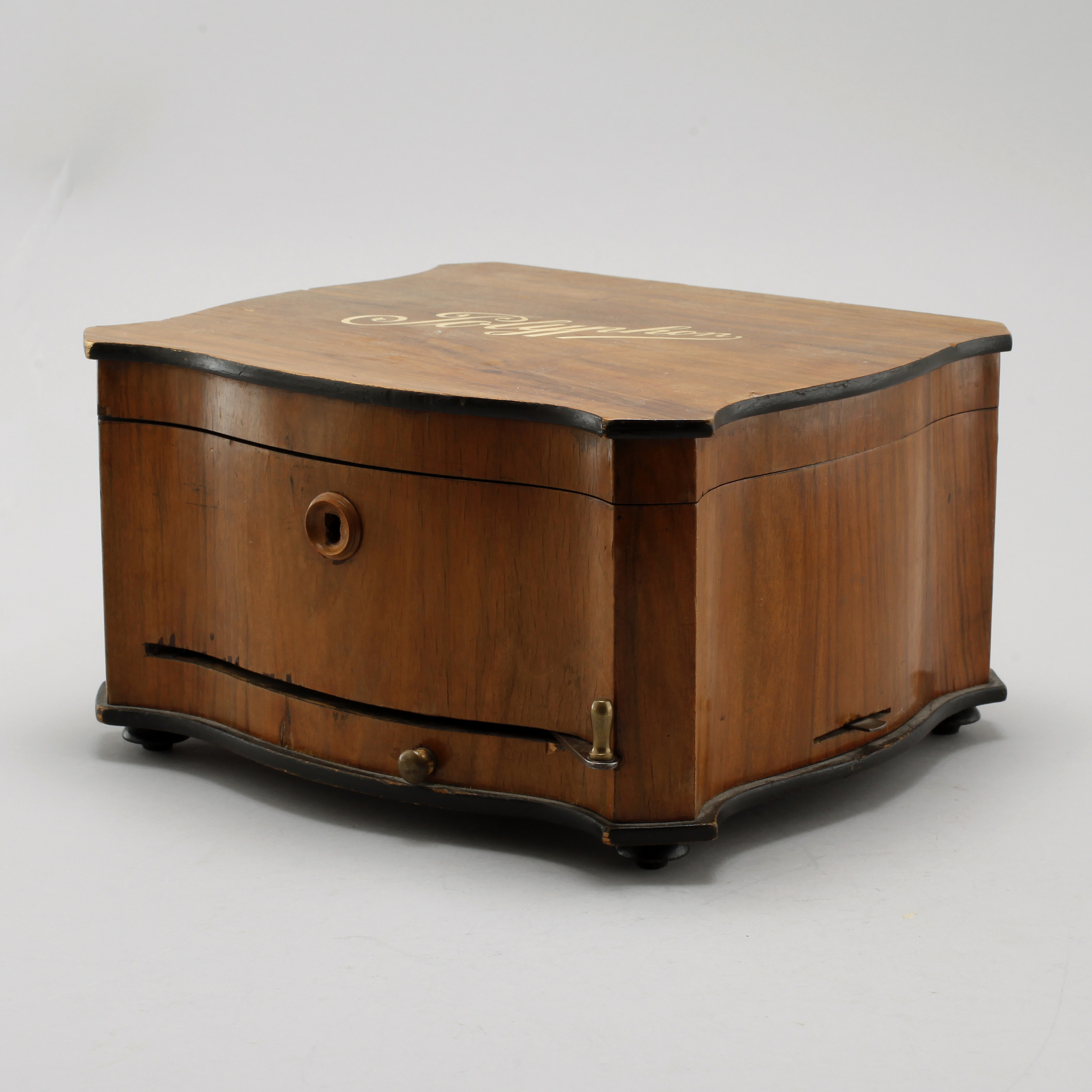 A Polyphon music box, from aroudn year 1900. - Bukowskis