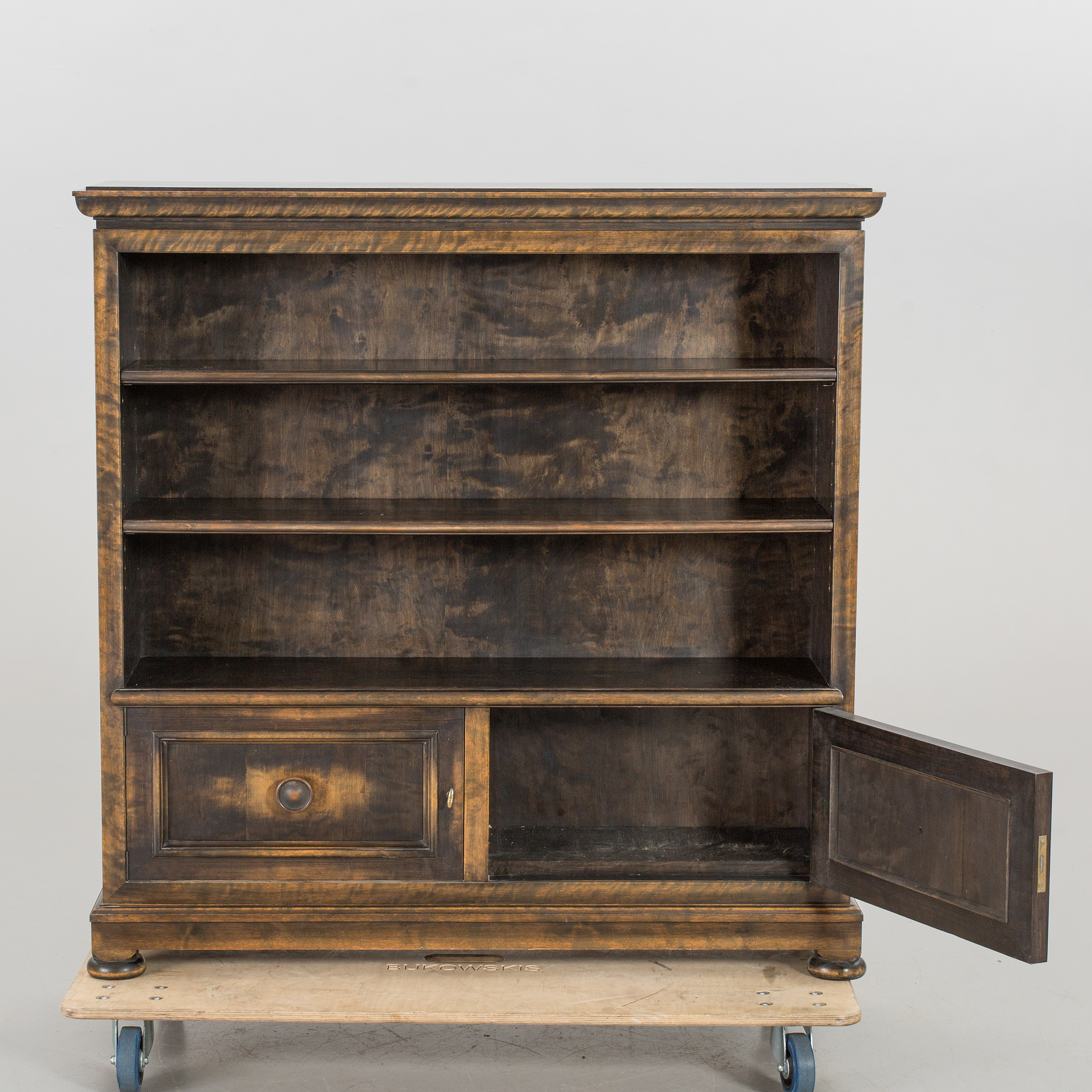 AN OTTO SCHULZ BOOKCASE, Boet Göteborg 1930's/40's. - Bukowskis
