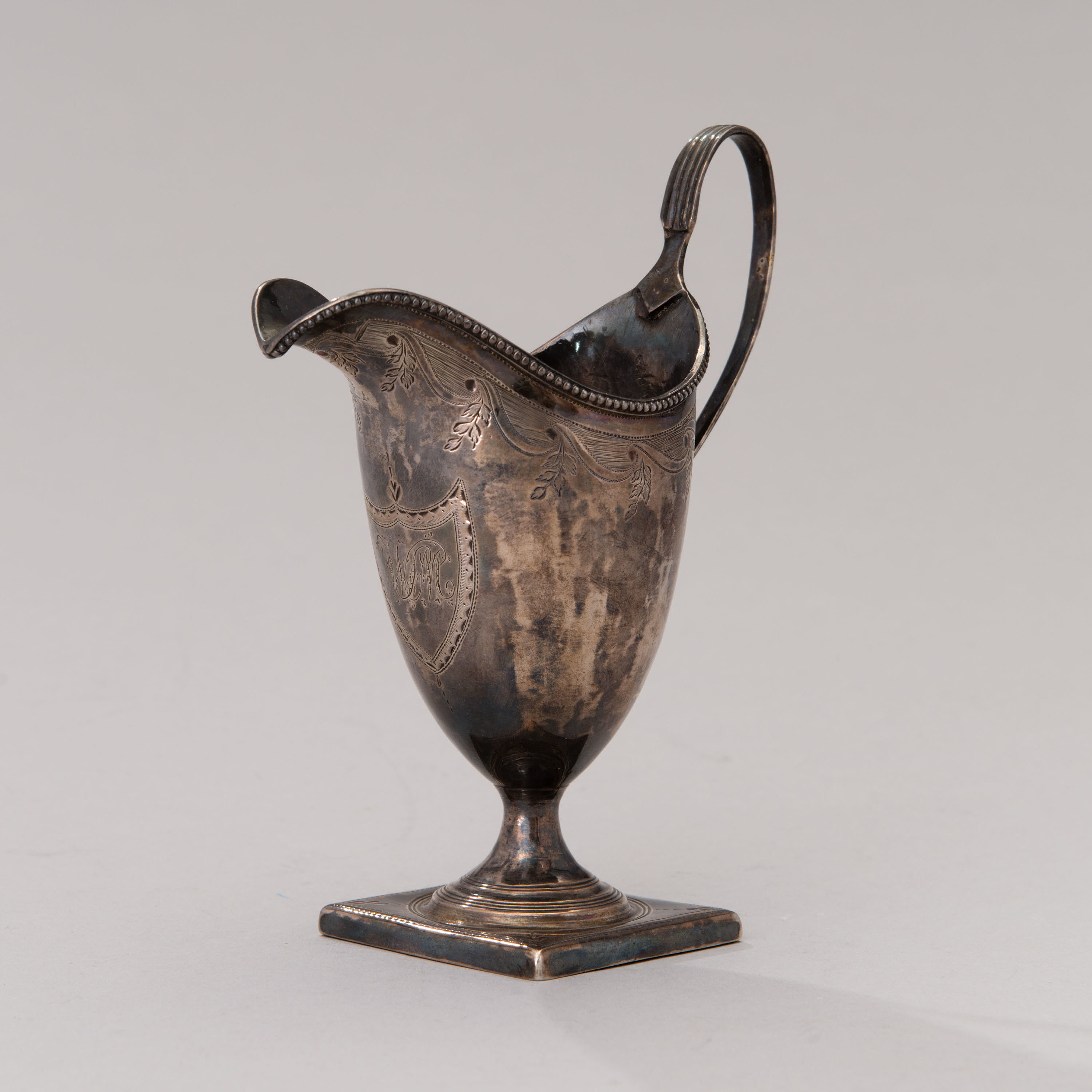 A REGENCY SILVER MILK JUG, London 1813. - Bukowskis