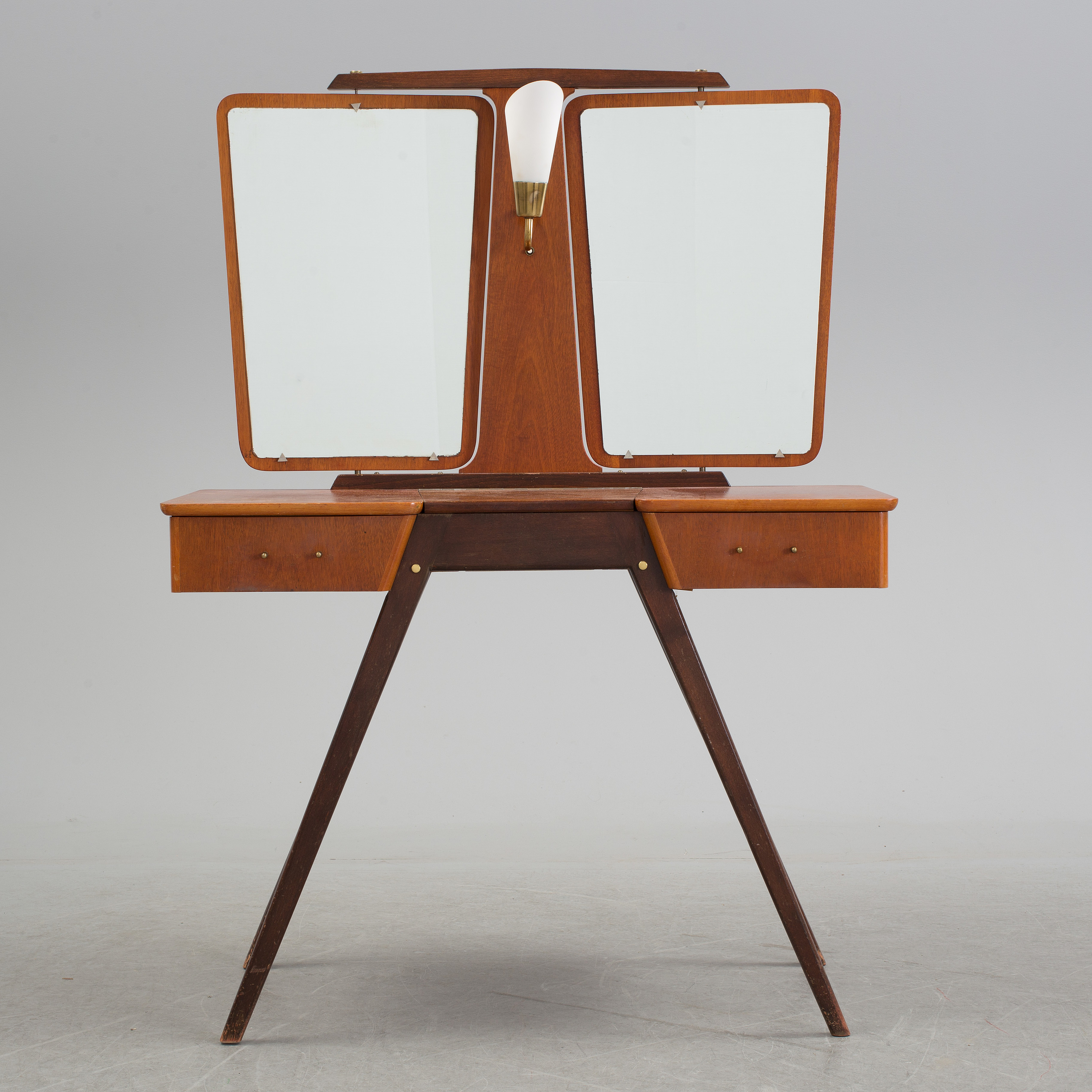 A 1950s dressing table. - Bukowskis