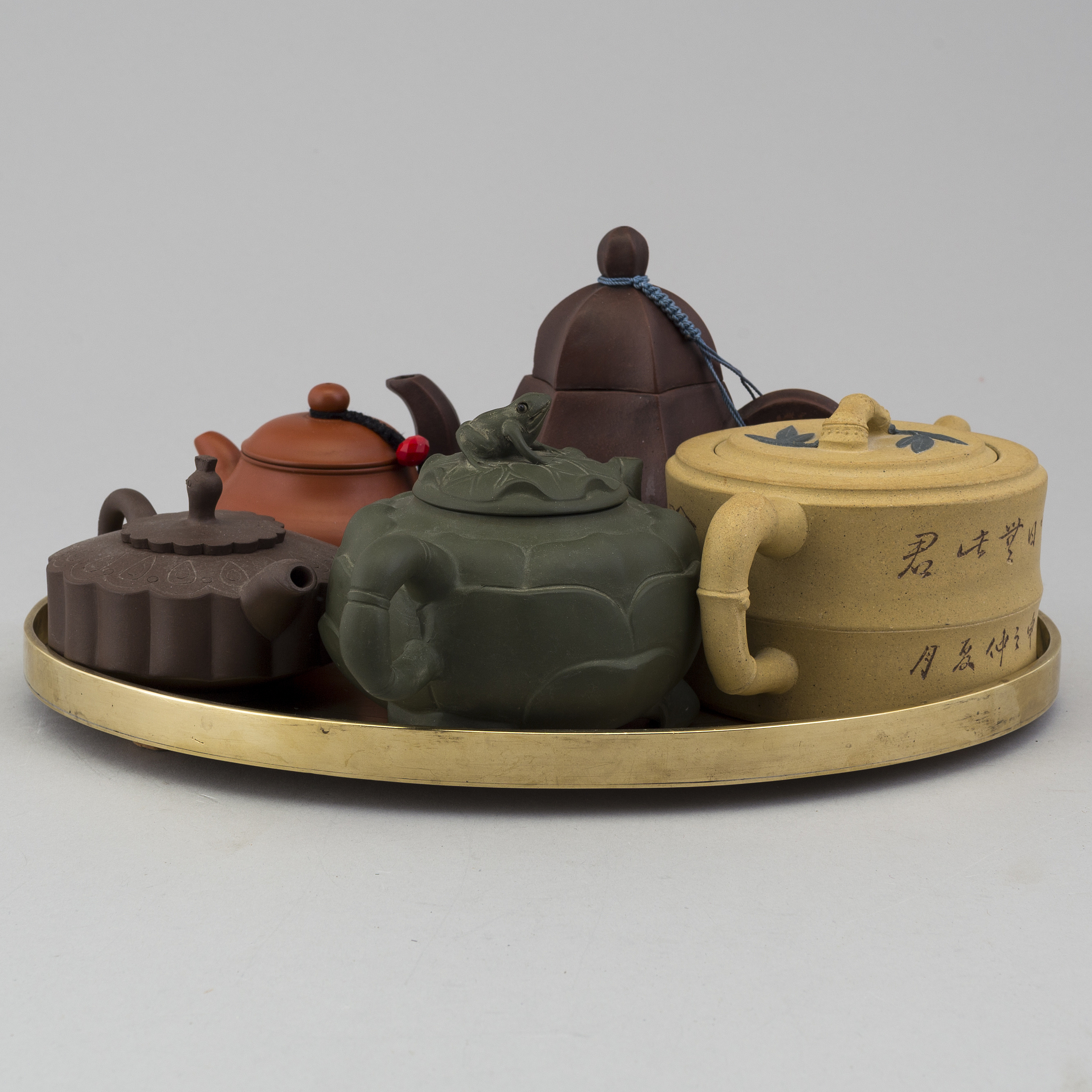 Five Chinese Yi-xing teapots, second half of the 20th century. - Bukowskis