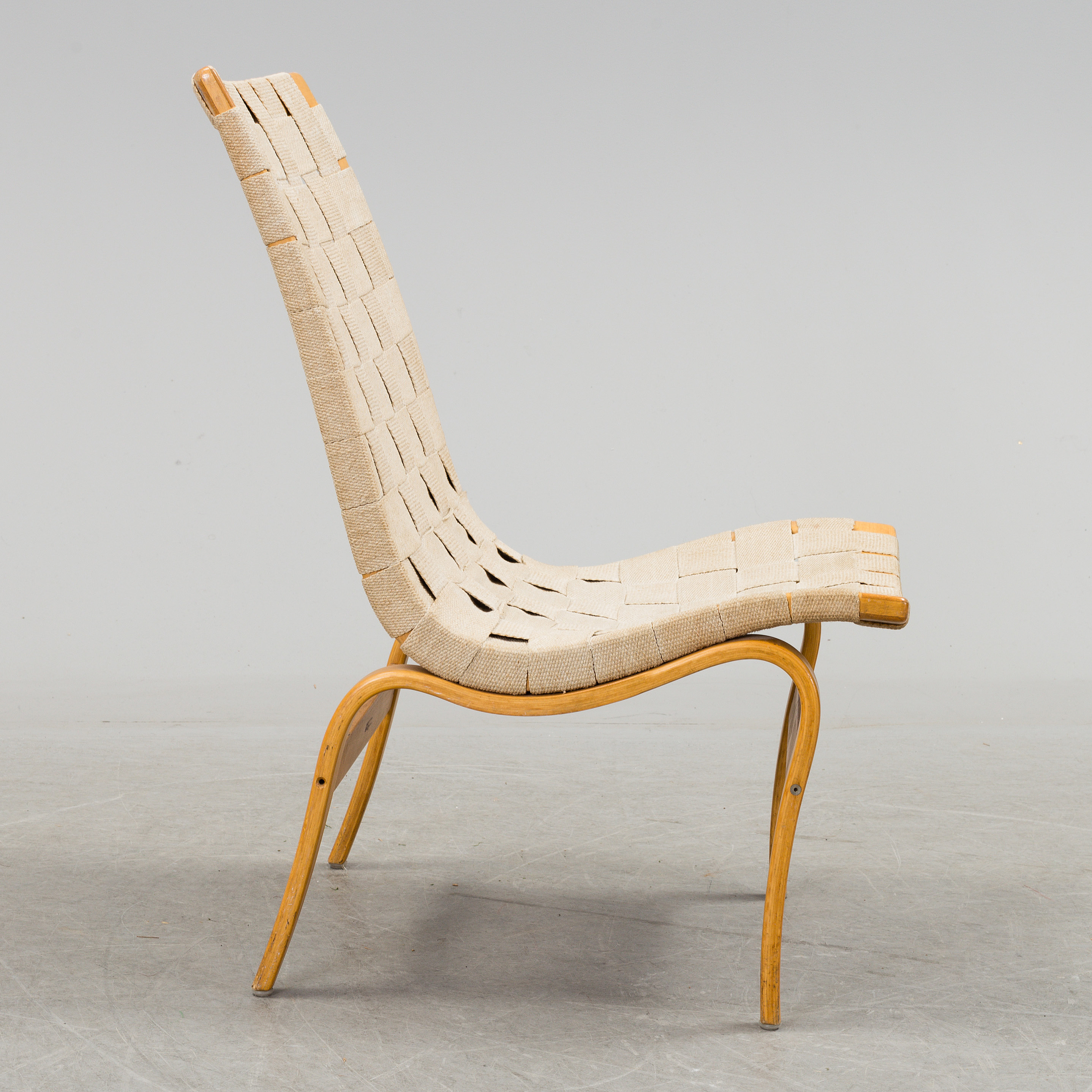 BRUNO MATHSSON, fåtölj, "Eva" för Karl Mathsson, Värnamo, 1981. - Bukowskis