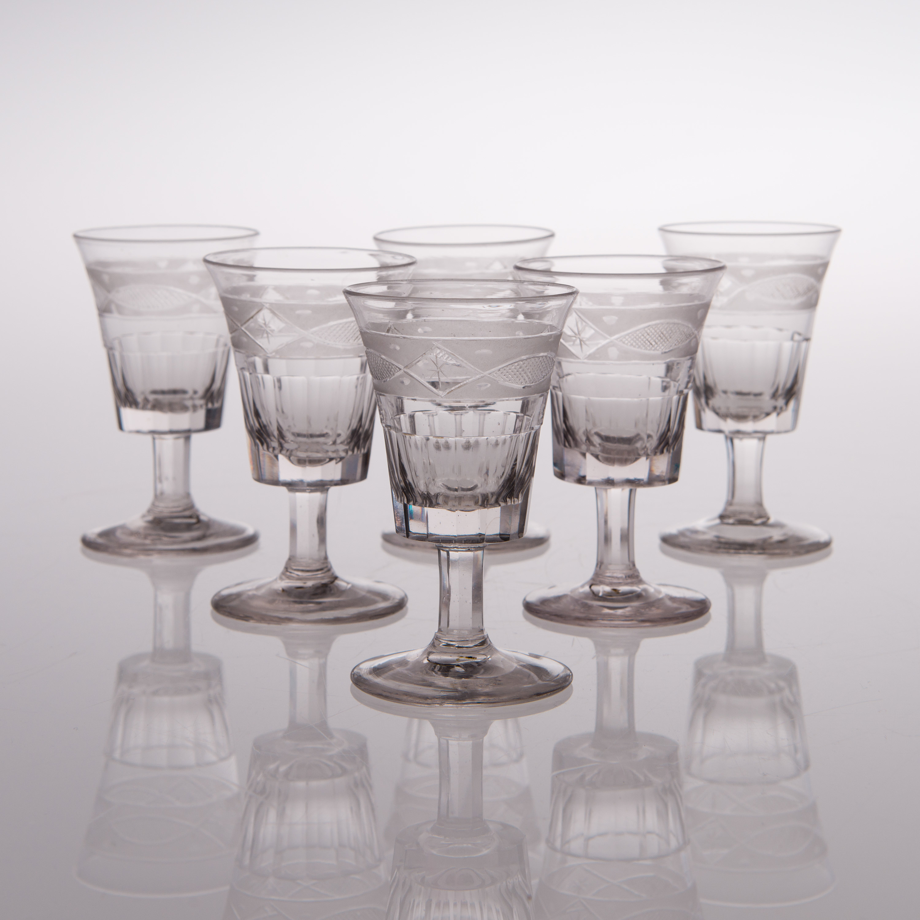 A 19th century Russian glassware set consisting of 32 pieces. - Bukowskis