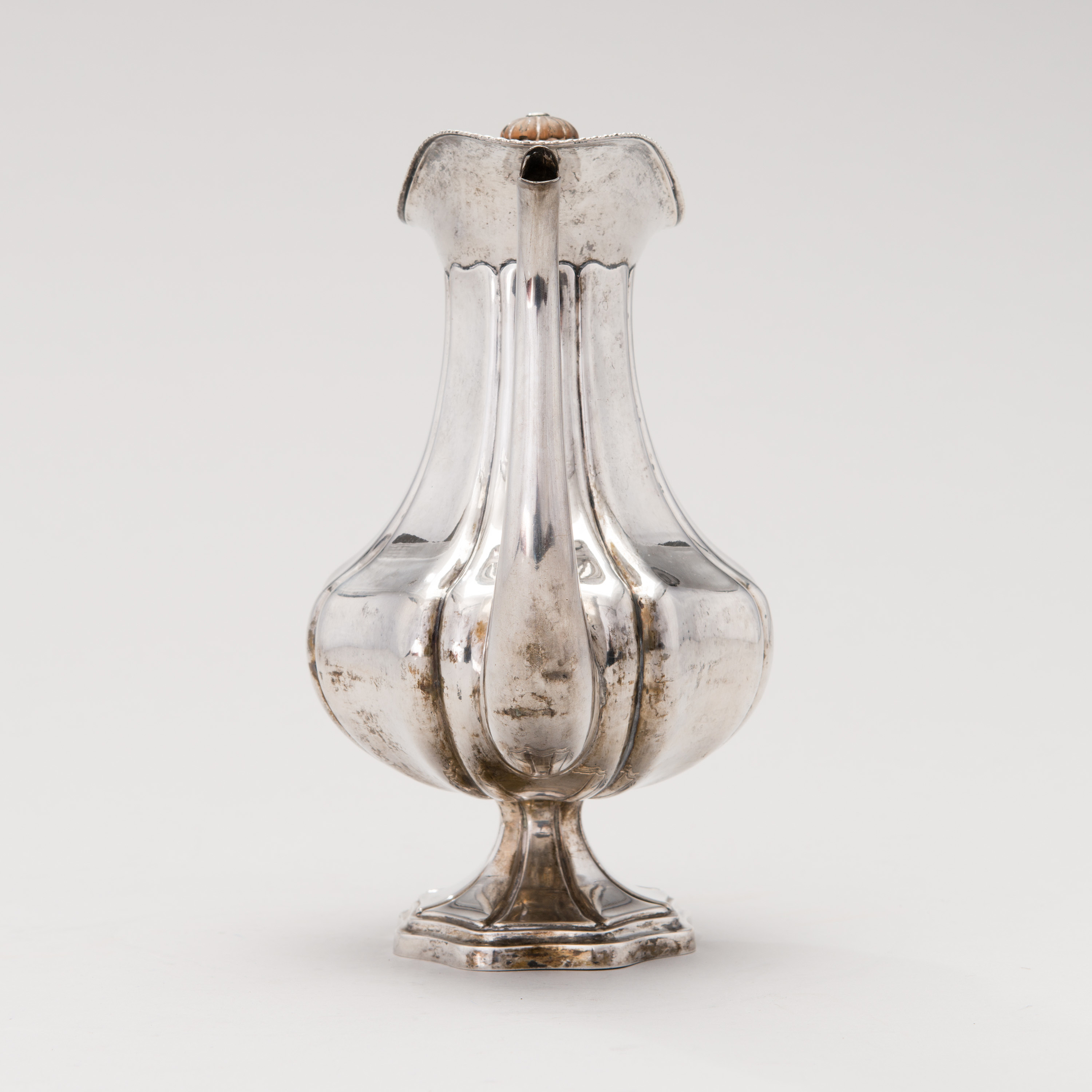 KANNA, silver, Olof Robert Lundgren, Åbo, 1800-talets mitt. - Bukowskis