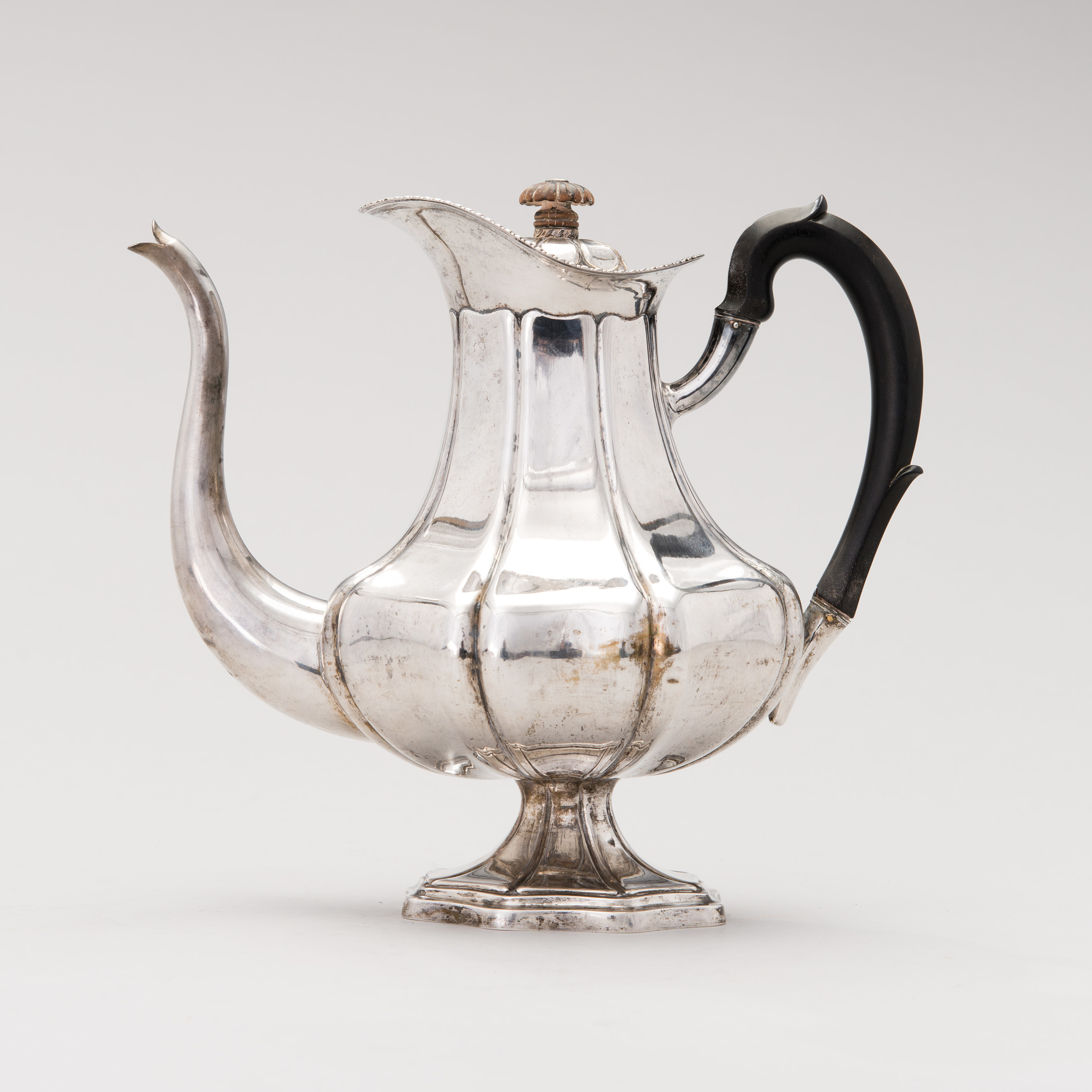 KANNA, silver, Olof Robert Lundgren, Åbo, 1800-talets mitt. - Bukowskis