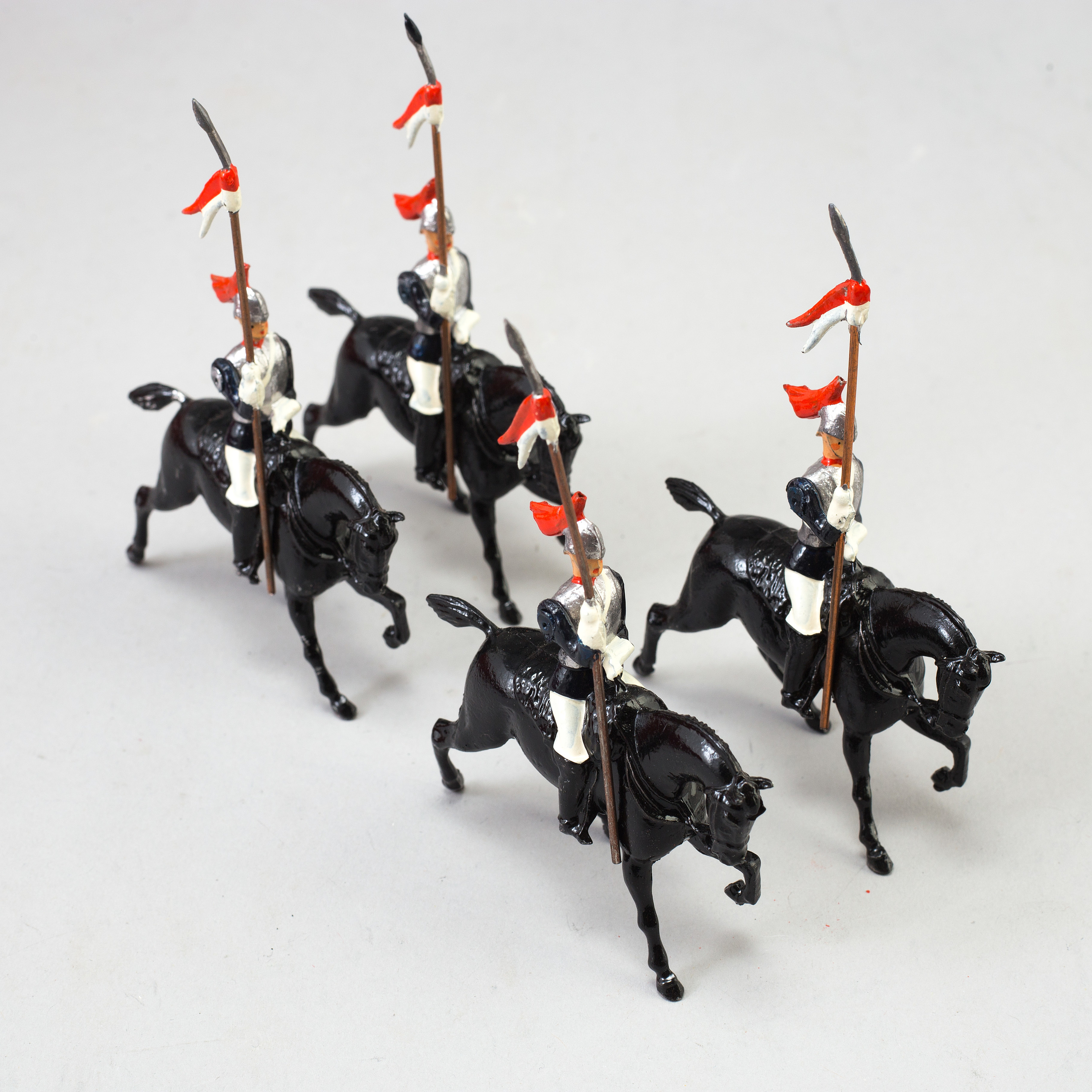 A 40 peice collection of Lead Figures from Britains Ltd, 1950´s ...