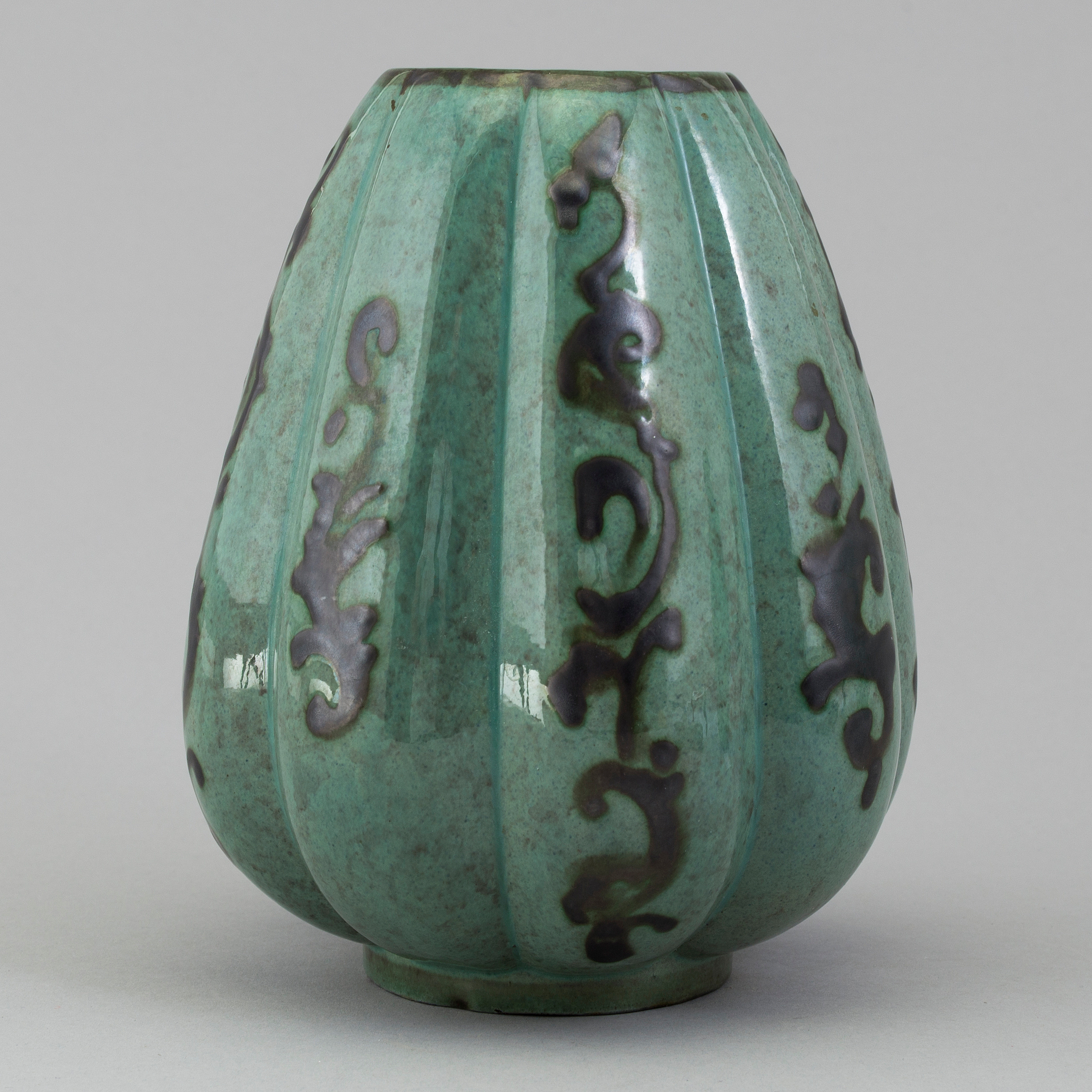 A 1930´s Gabriel Burmeister faience vase. - Bukowskis