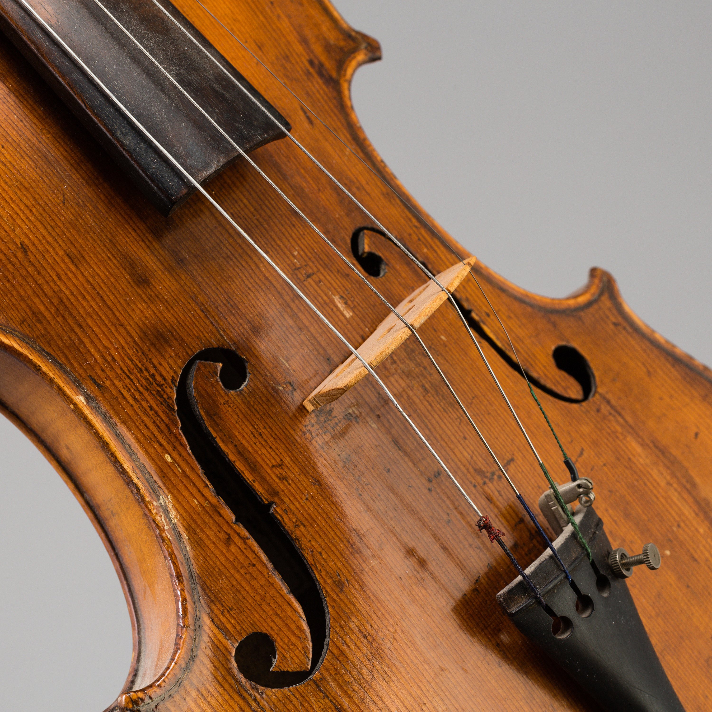Three Swedish first half of the 20th century violins. - Bukowskis