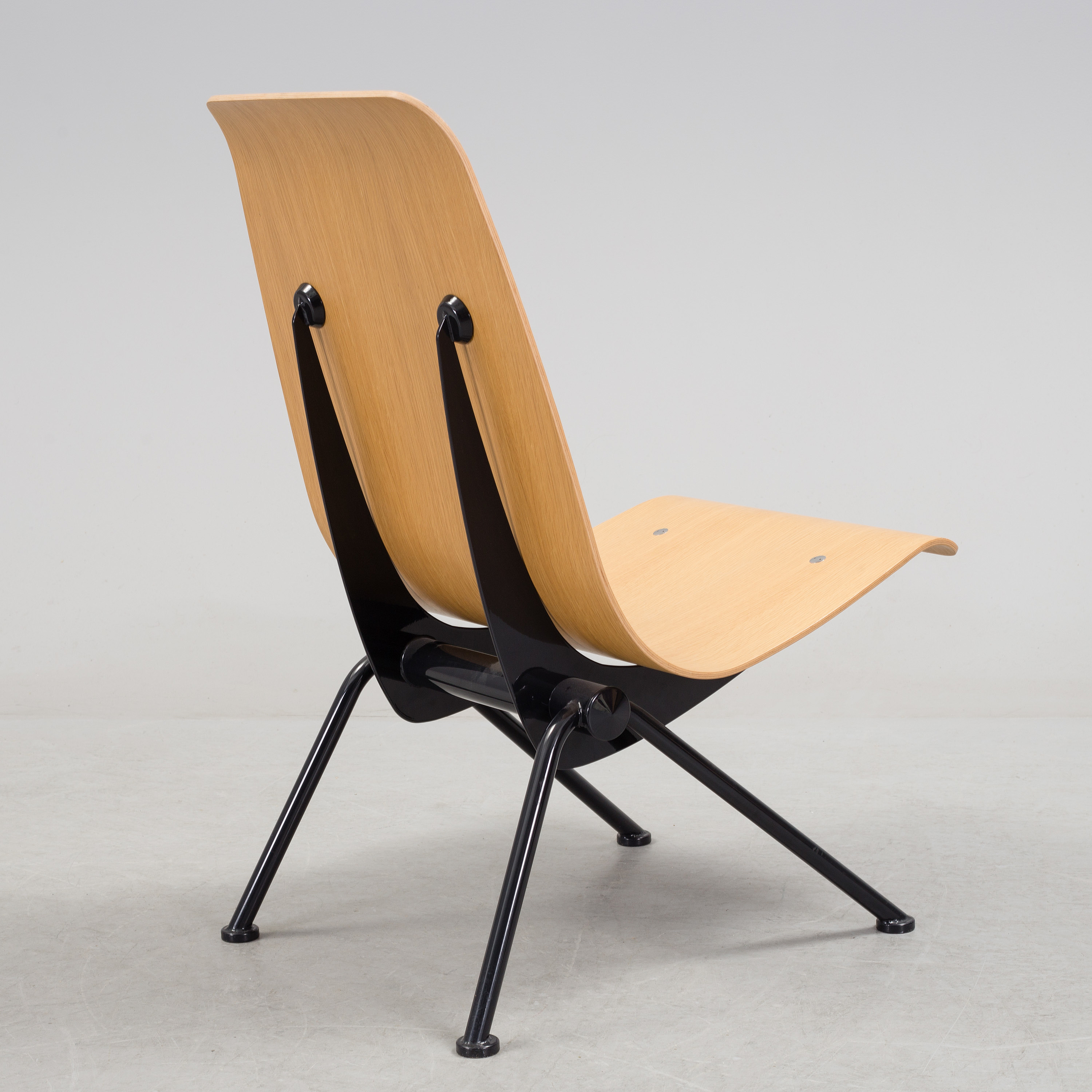 A "Antony" chair by Jean Prouvé for Vitra. - Bukowskis