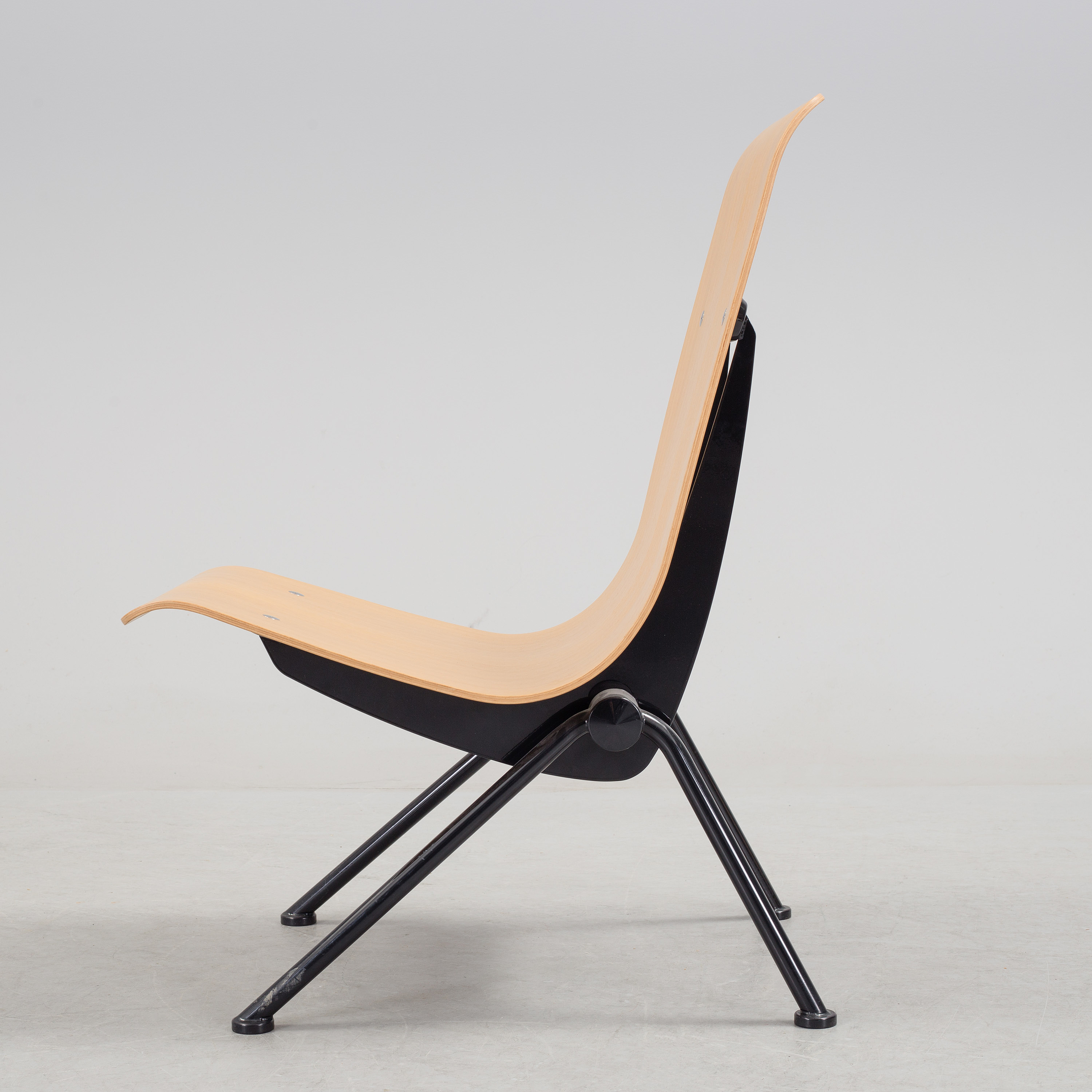A "Antony" chair by Jean Prouvé for Vitra. - Bukowskis