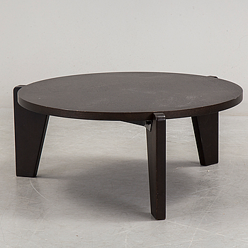 a coffe table "Bas" by JEAN PROUVÉ, "Bas", Vitra, 21th century. - Bukowskis