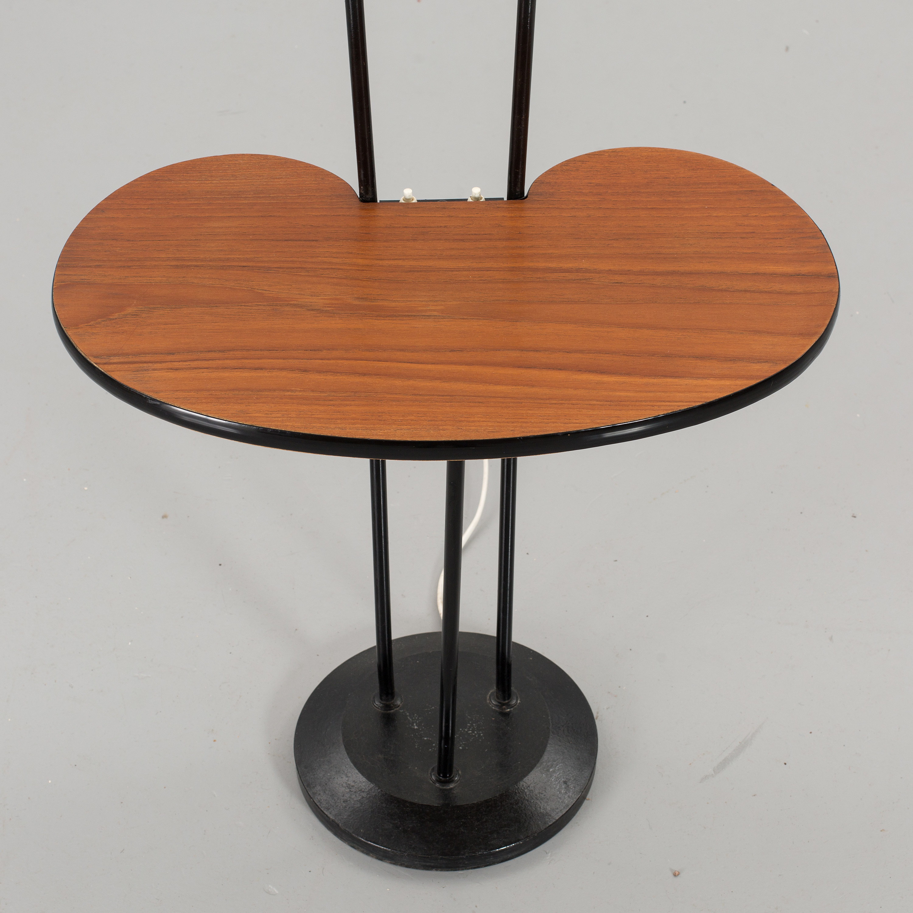 GOLVLAMPA/BORD, 1900-talets mitt. - Bukowskis